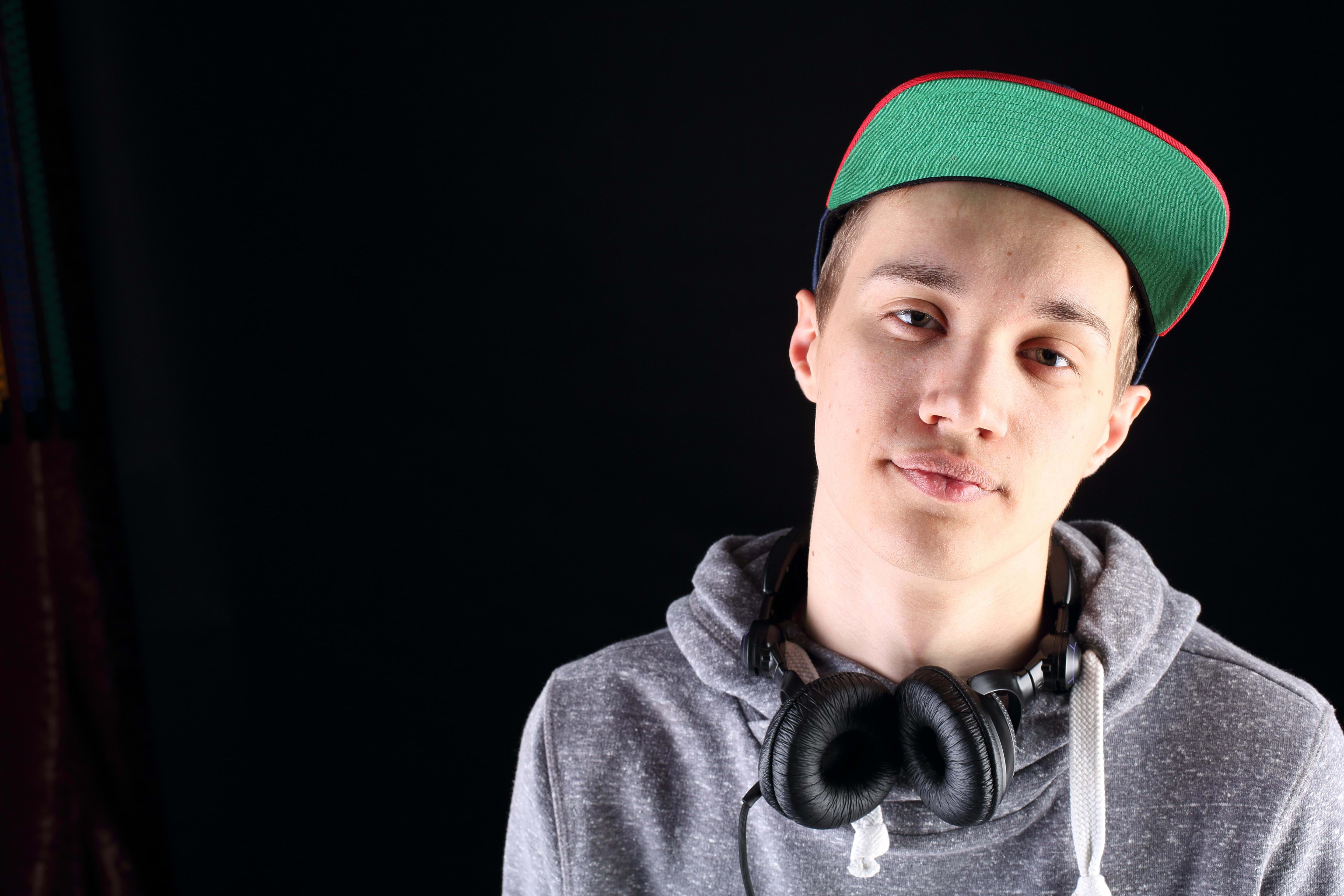 DJ Lars: музыка всё объяснит