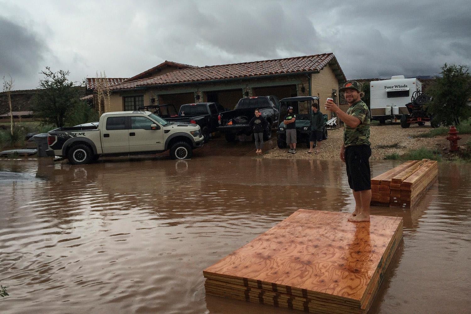 Überflutet: Heftiger Regen an Red Bull Rampage MTB Site