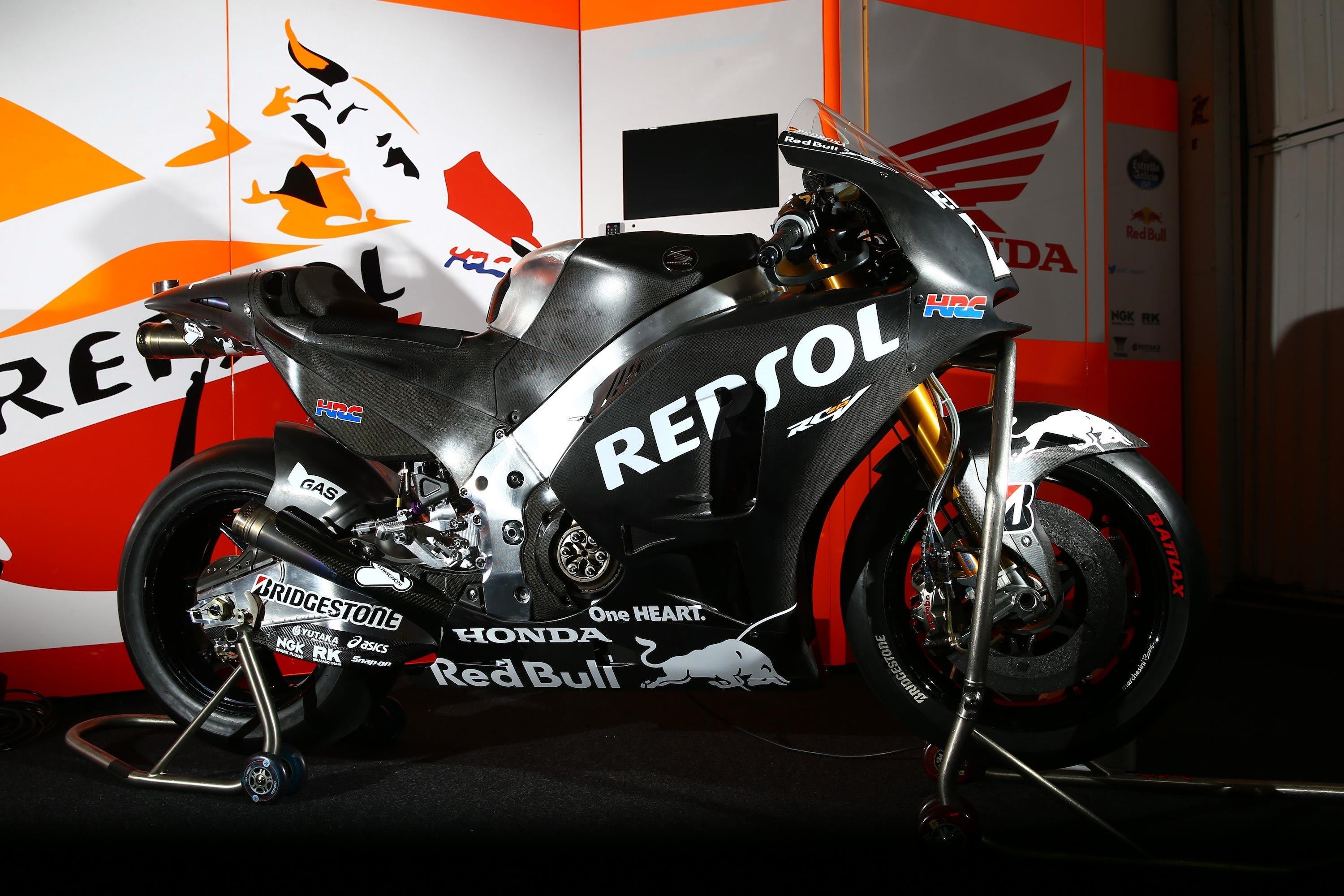 Confira a nova Repsol Honda com pintura Red Bull