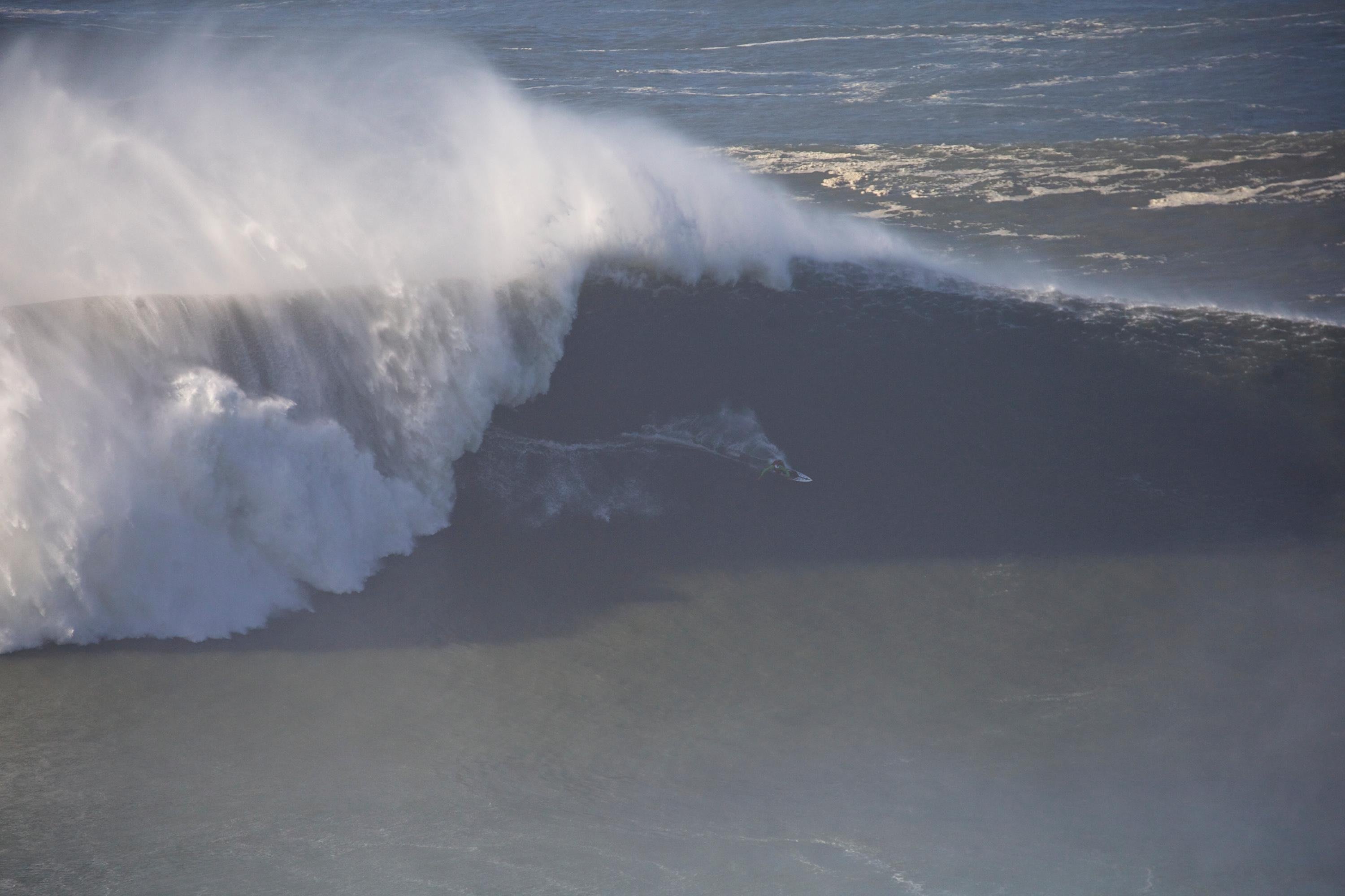 Gallery Nazare goes massive part one