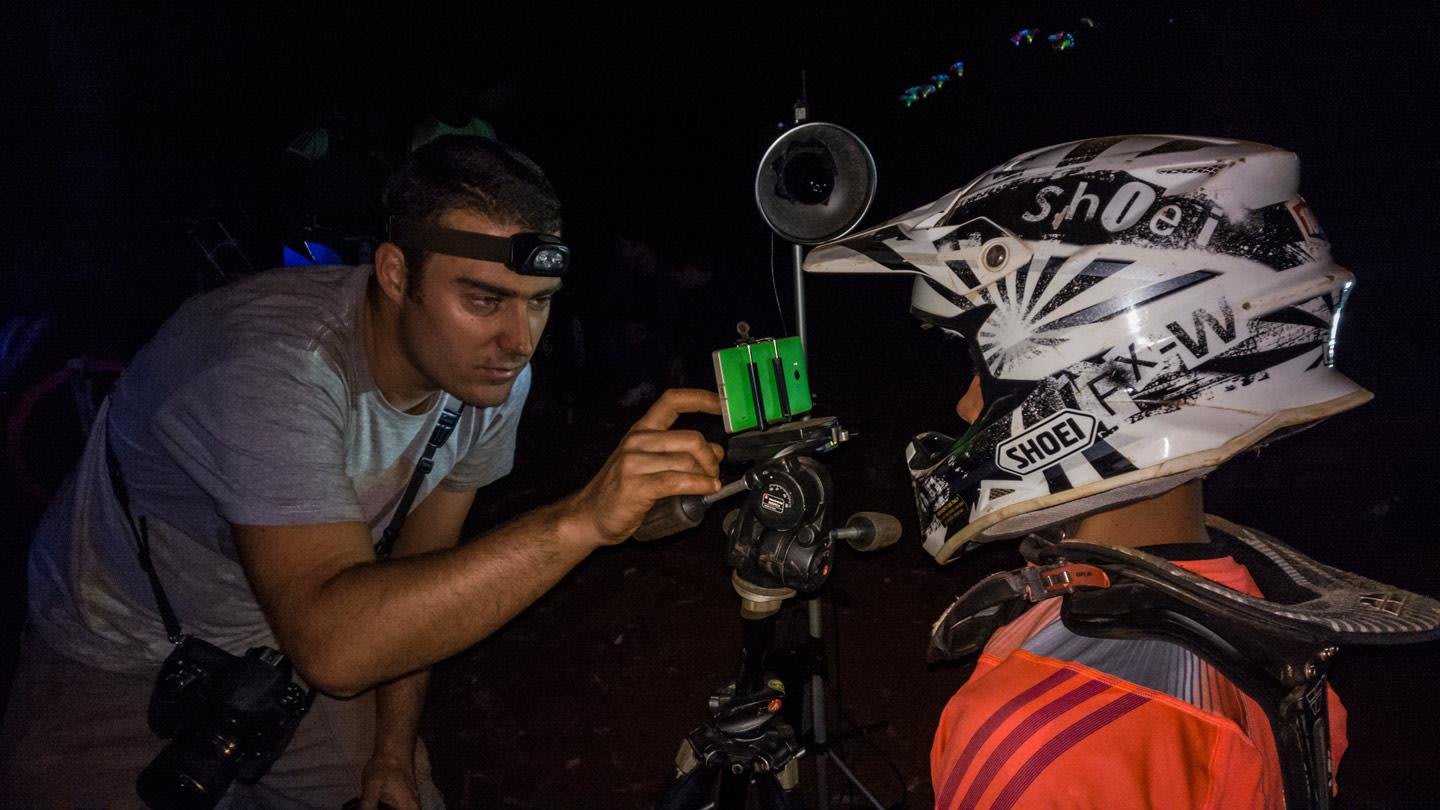 Red Bull Photography - Black Light Bikes: MTB a UV