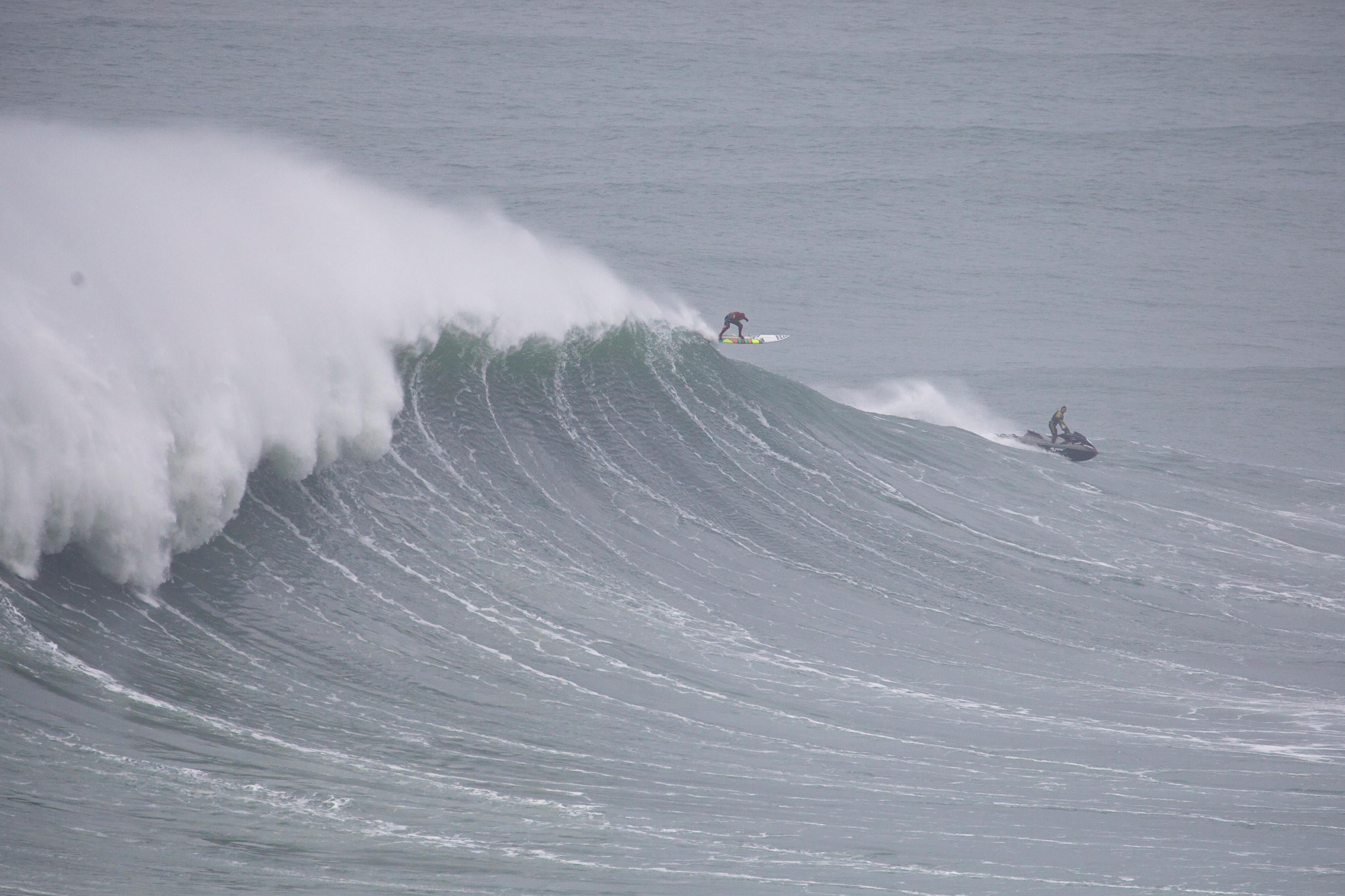 XXL waves in Nazare Portugal