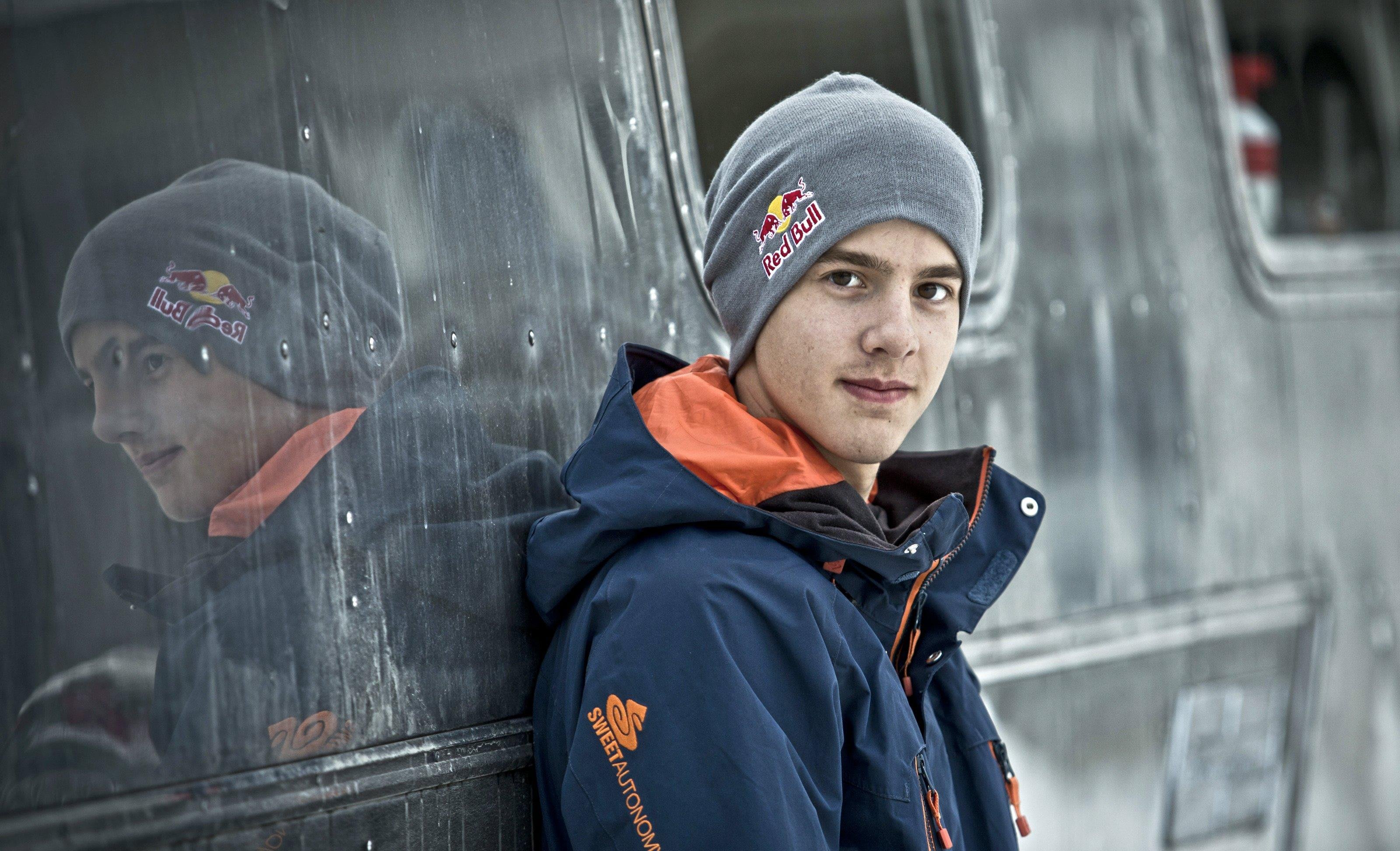 Red Bull PlayStreets 2015: The Freeskiers