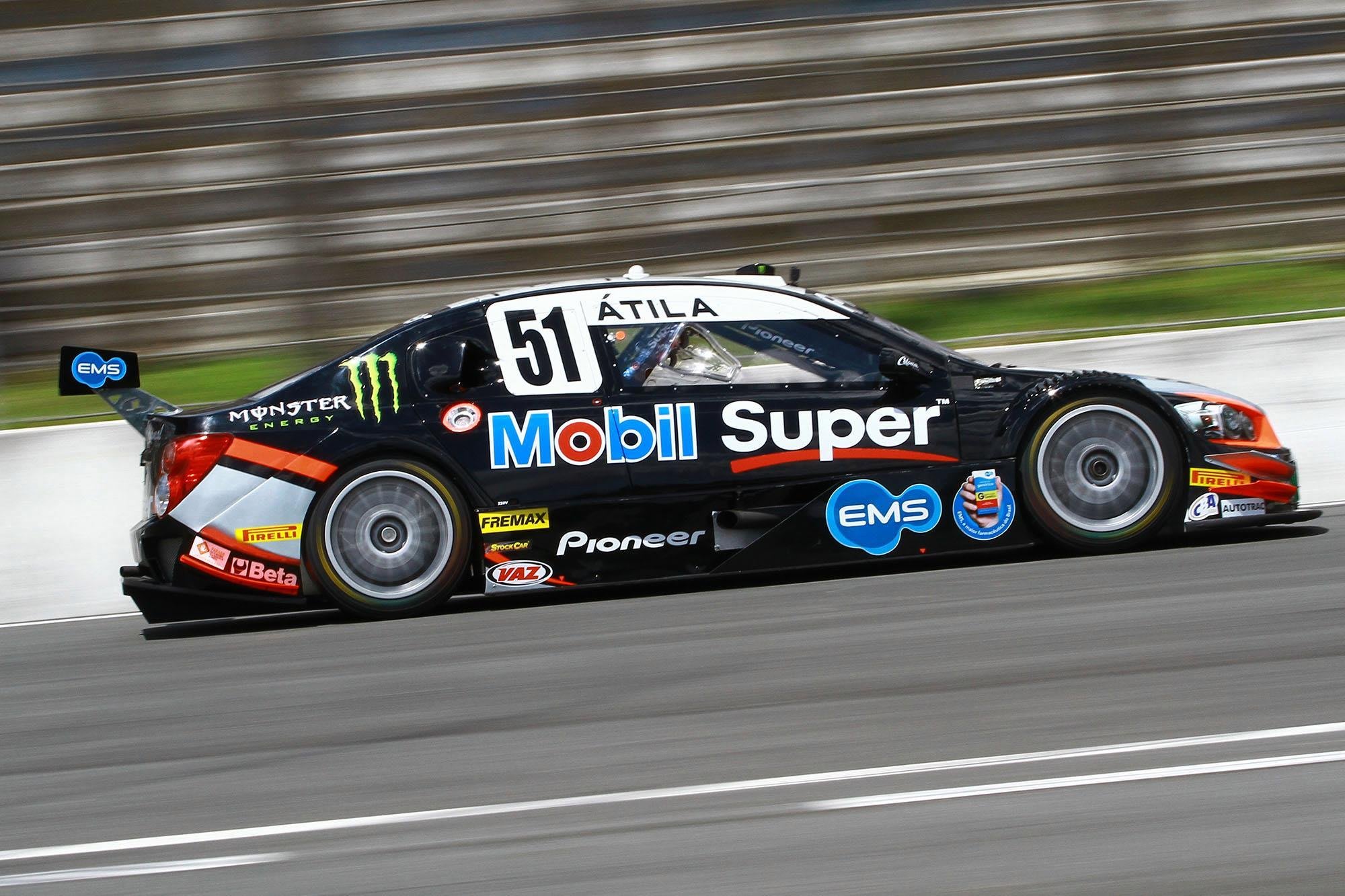 Átila Abreu, na Stock Car e nos aviões