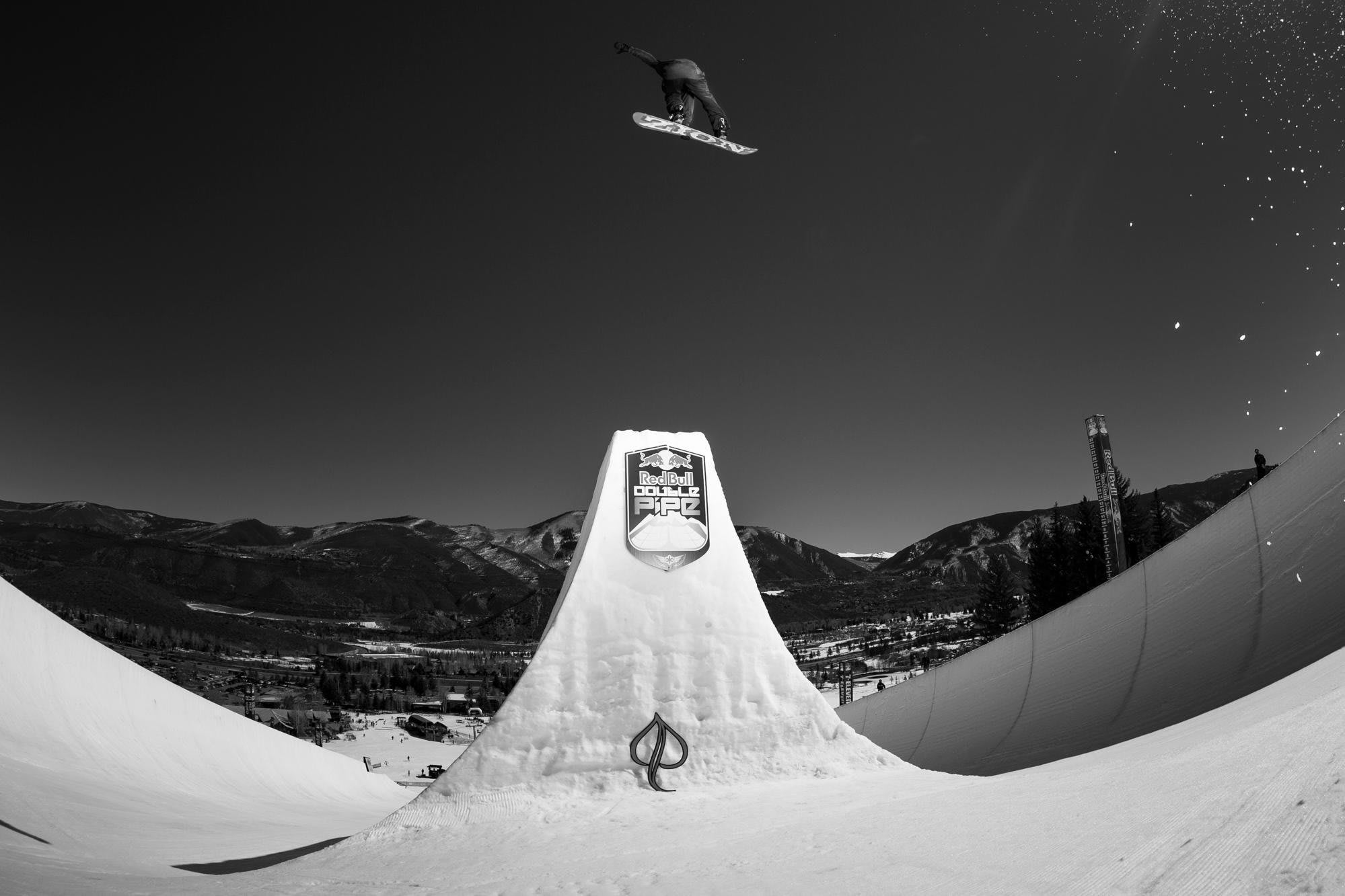Progressive Snowboarding Contest | Red Bull Double Pipe