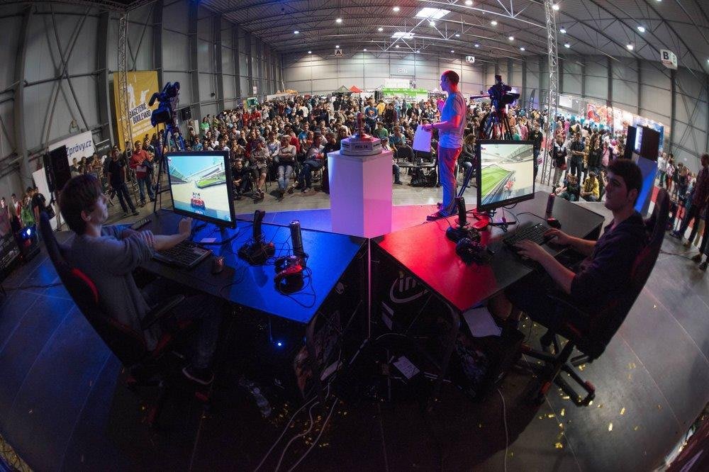 Proč nehrát hry? Ultimátní hráč, IEM a progaming jinak