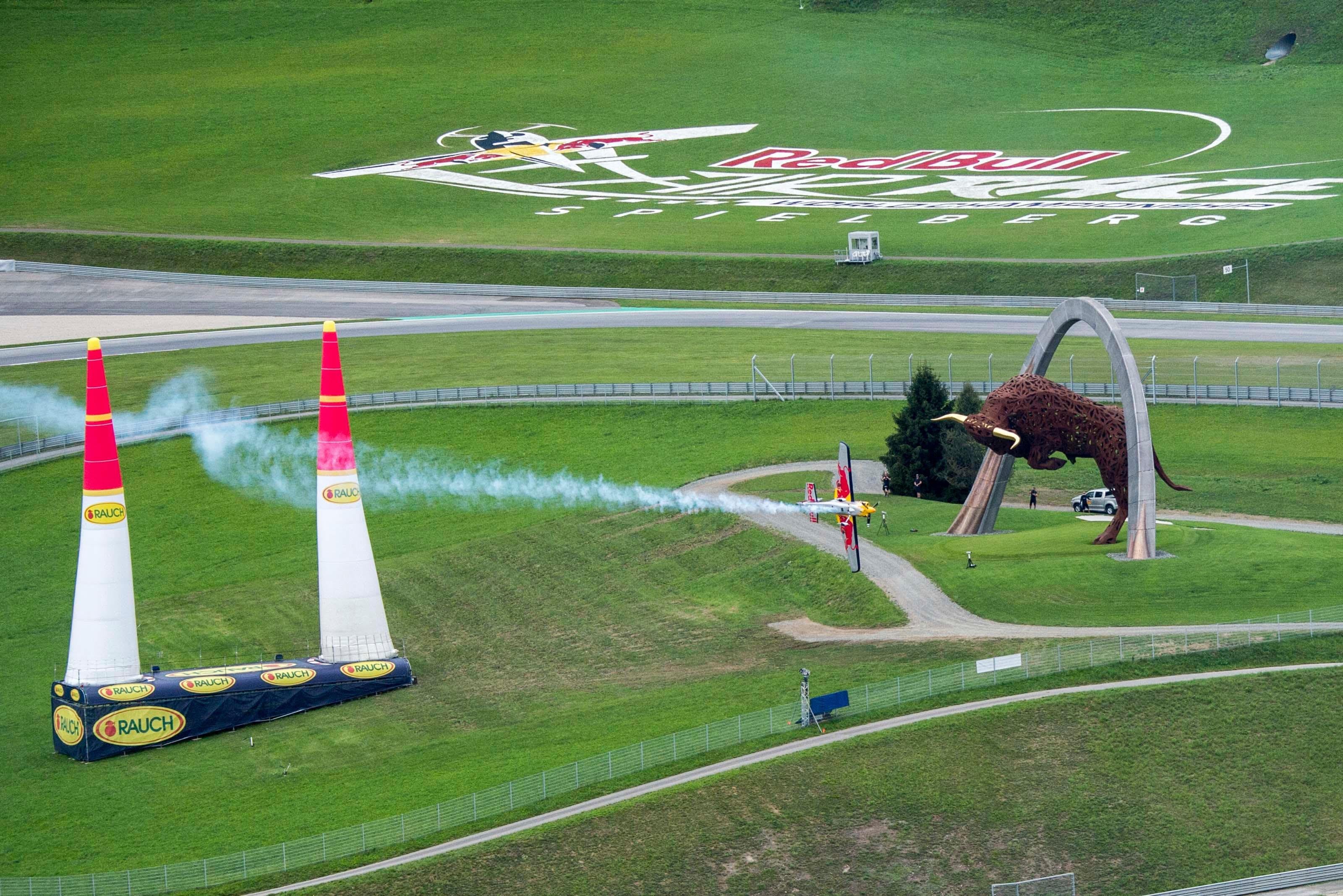 Red Bull Air Race: Training is on | Red Bull