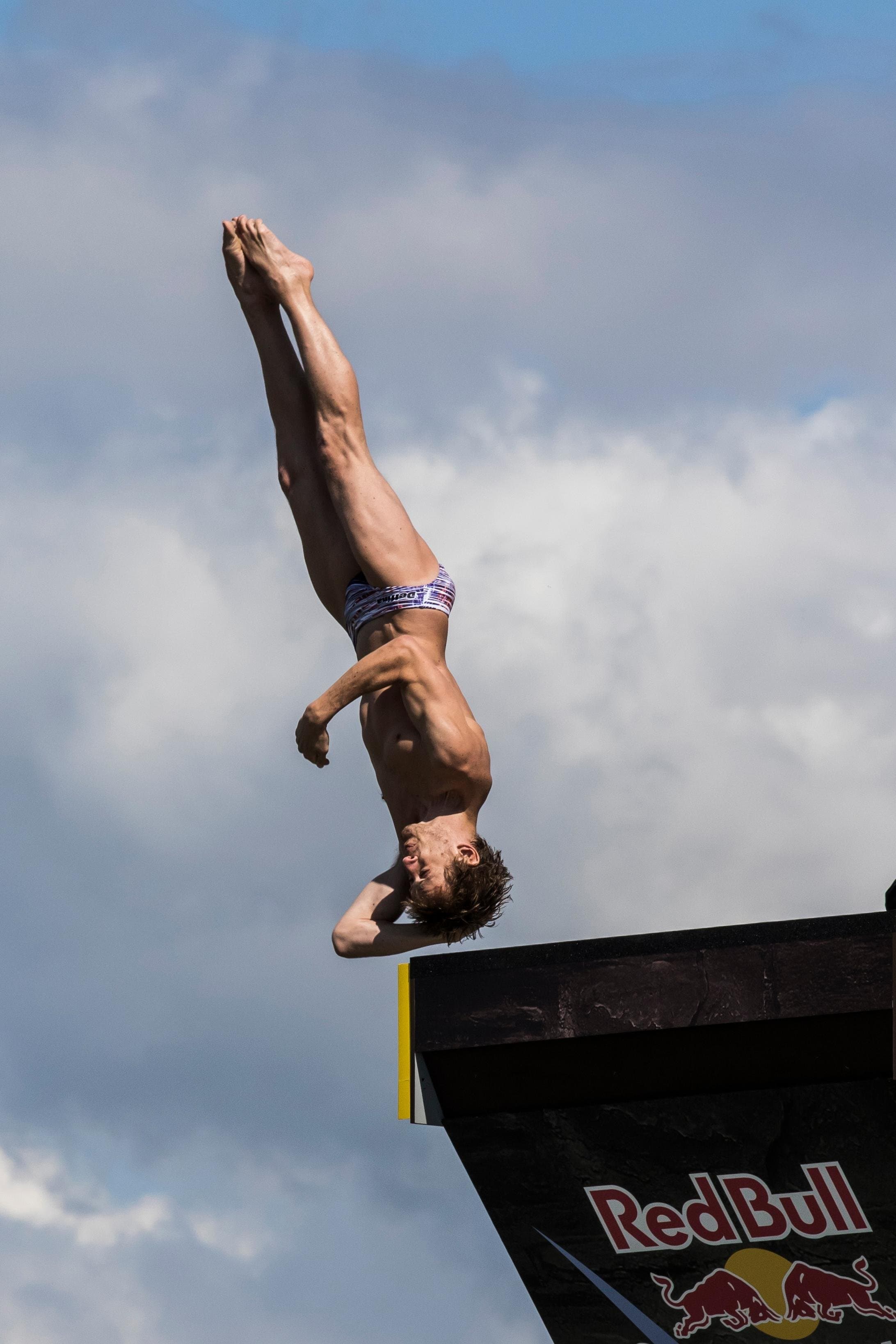 Red Bull Cliff Diving: nereálné fotky skoků do vody