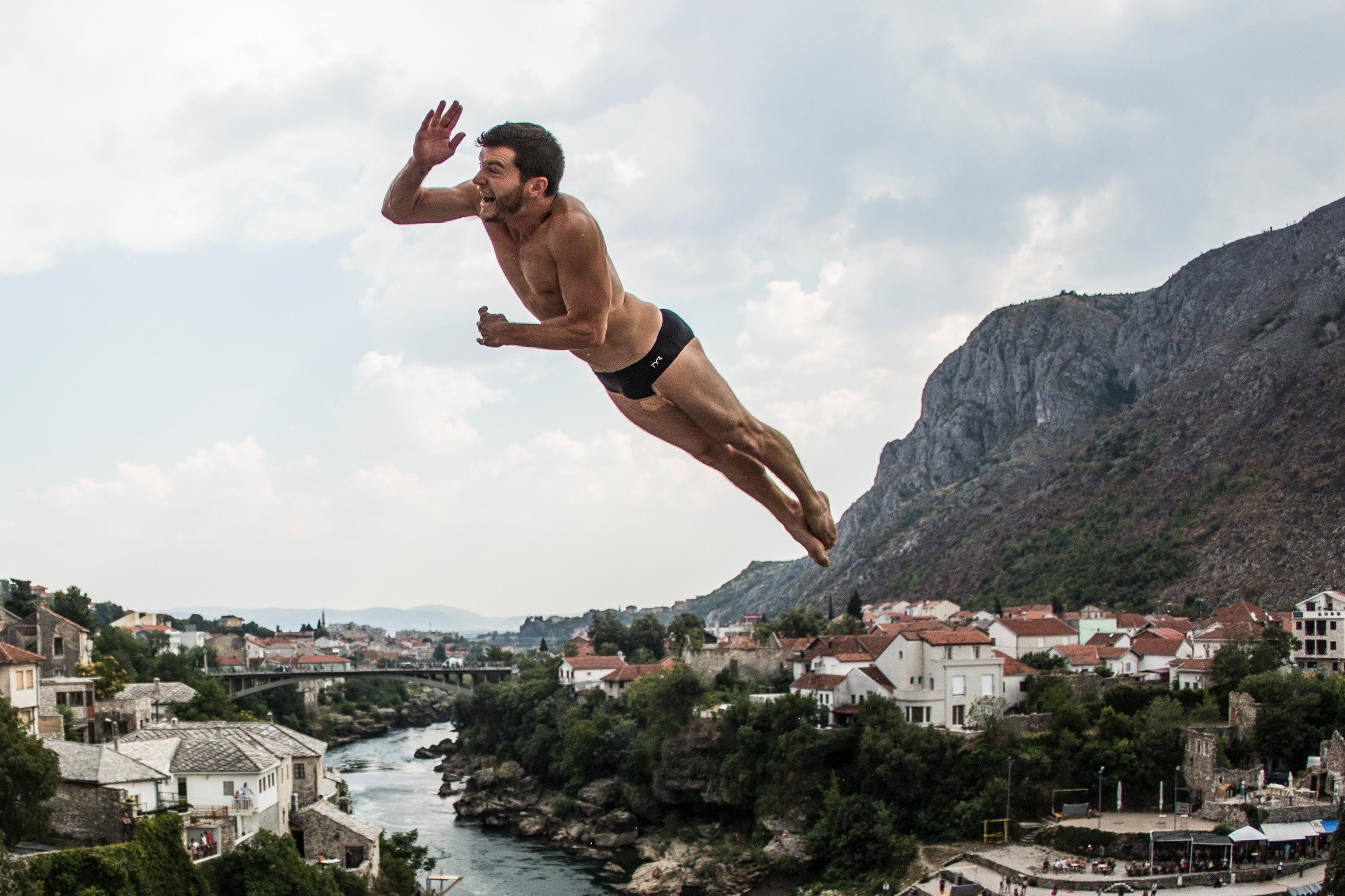 Red Bull Cliff Diving: nereálné fotky skoků do vody