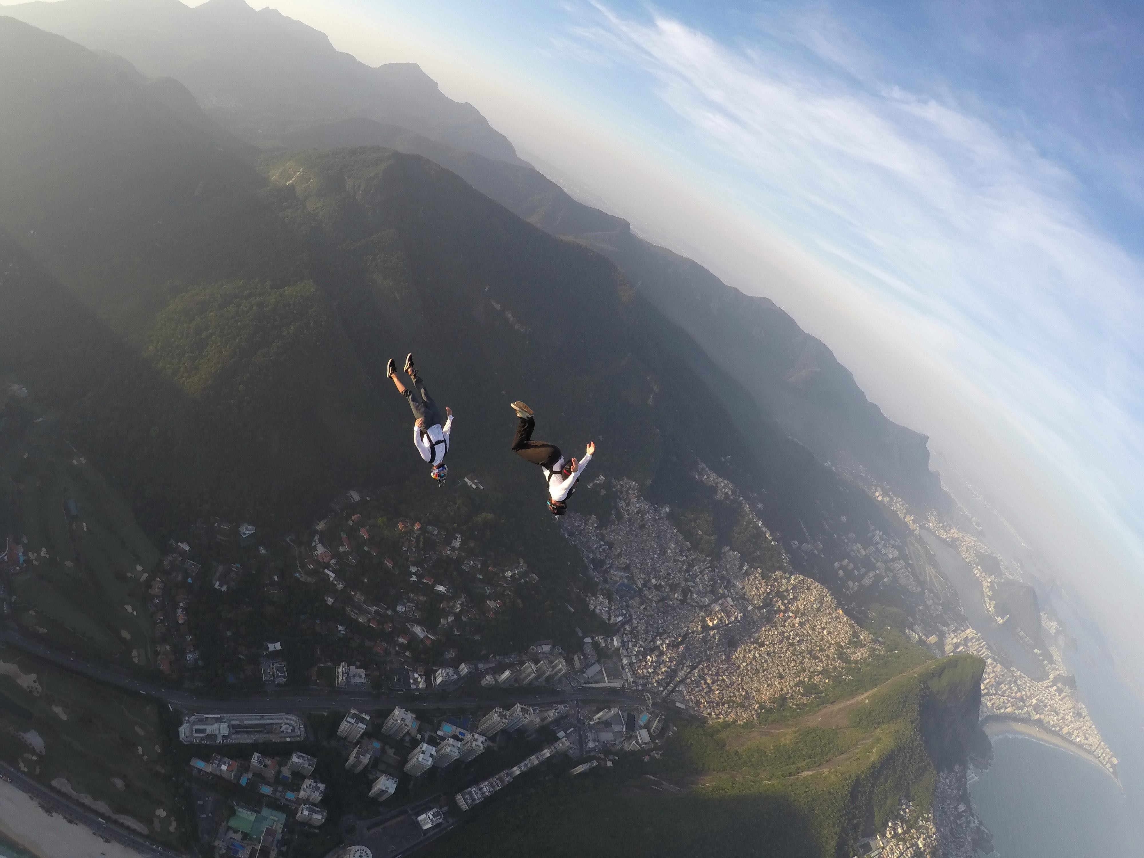 Vê esta incrível queda livre no Rio de Janeiro
