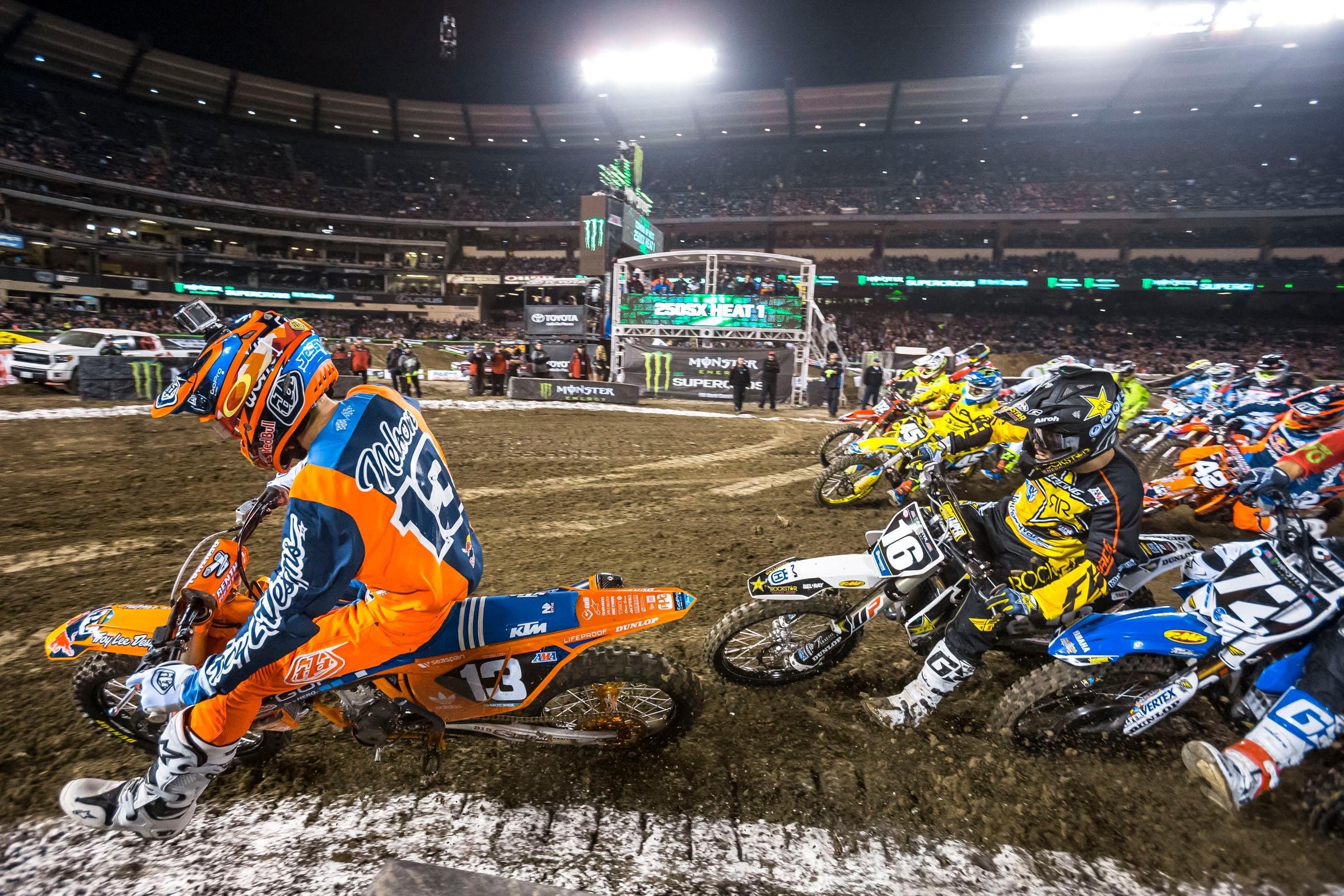 Moto : Les meilleurs pilotes de supercross en 8 photos