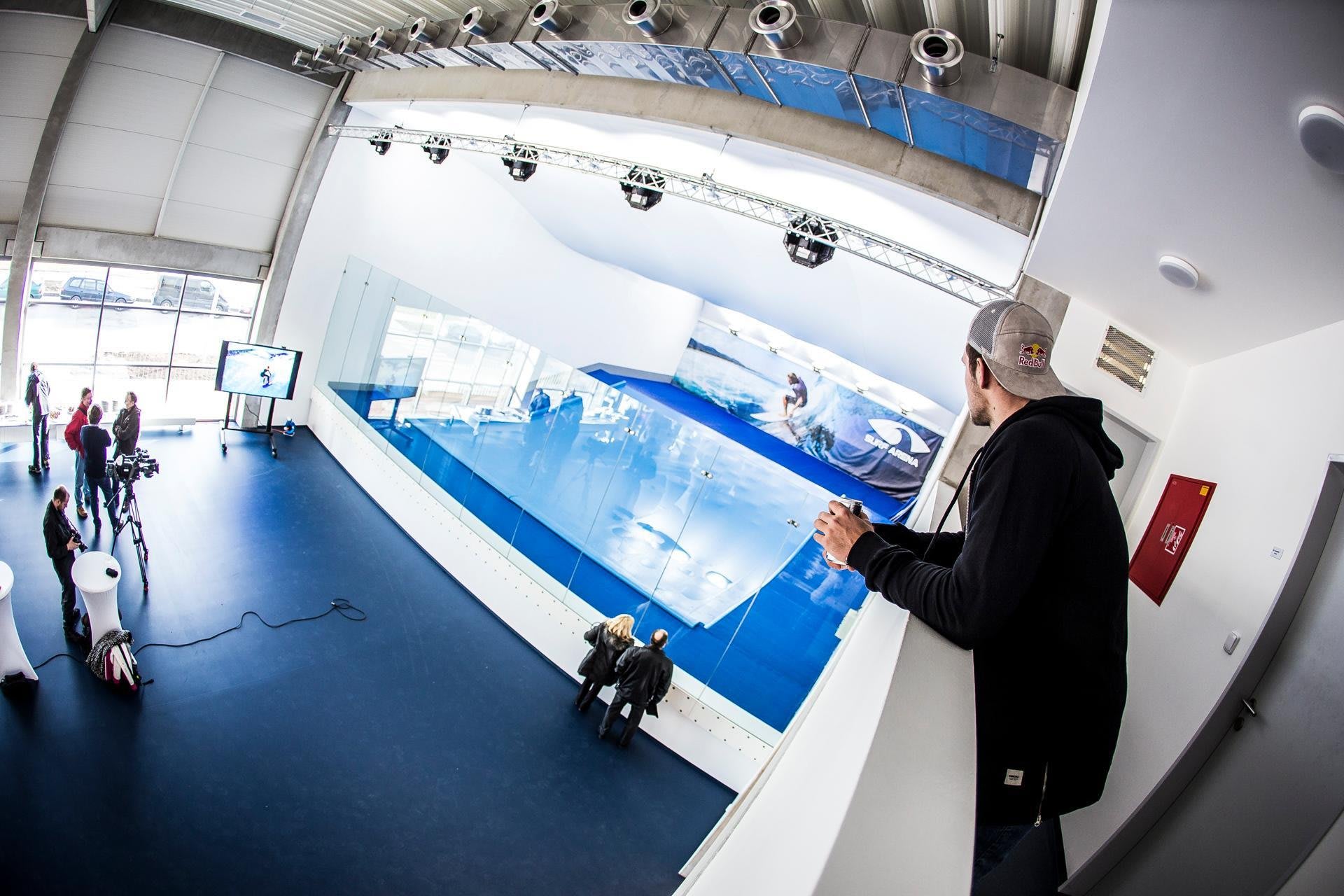 Surf Arena Letňany – Vyzkoušeli jsme umělou vlnu VIDEO