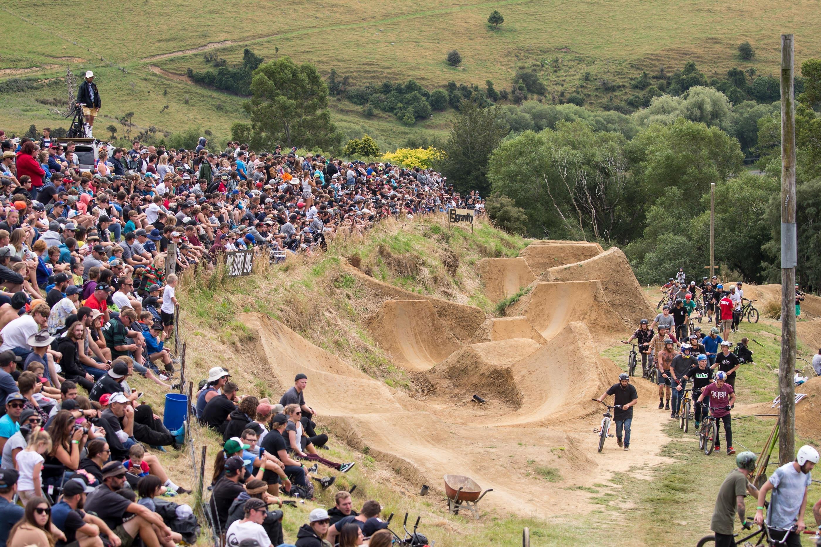 Ποδήλατα, BBQ, λάσπη και motocross στo Farm Jam