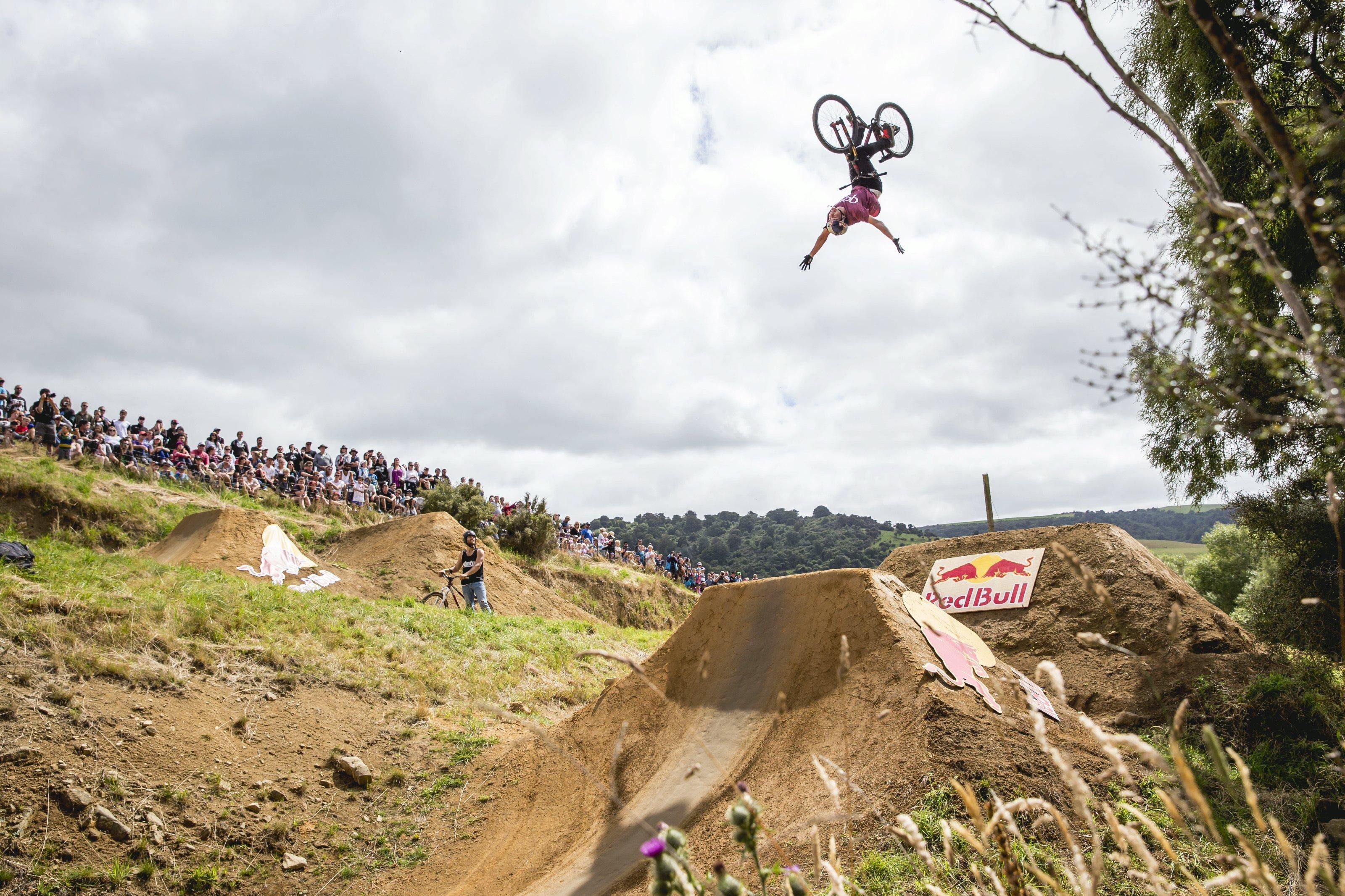 Ποδήλατα, BBQ, λάσπη και motocross στo Farm Jam