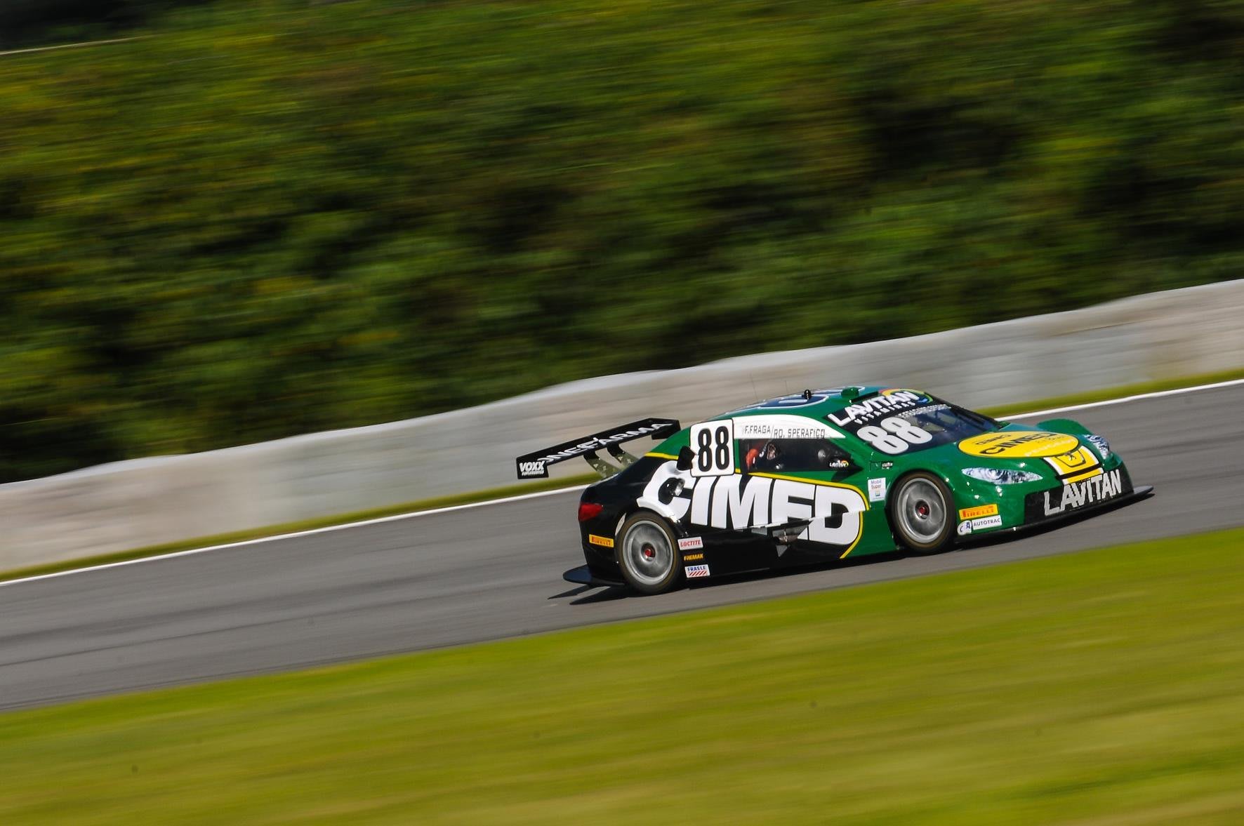 Tem ideia de como é feito um carro de Stock Car?