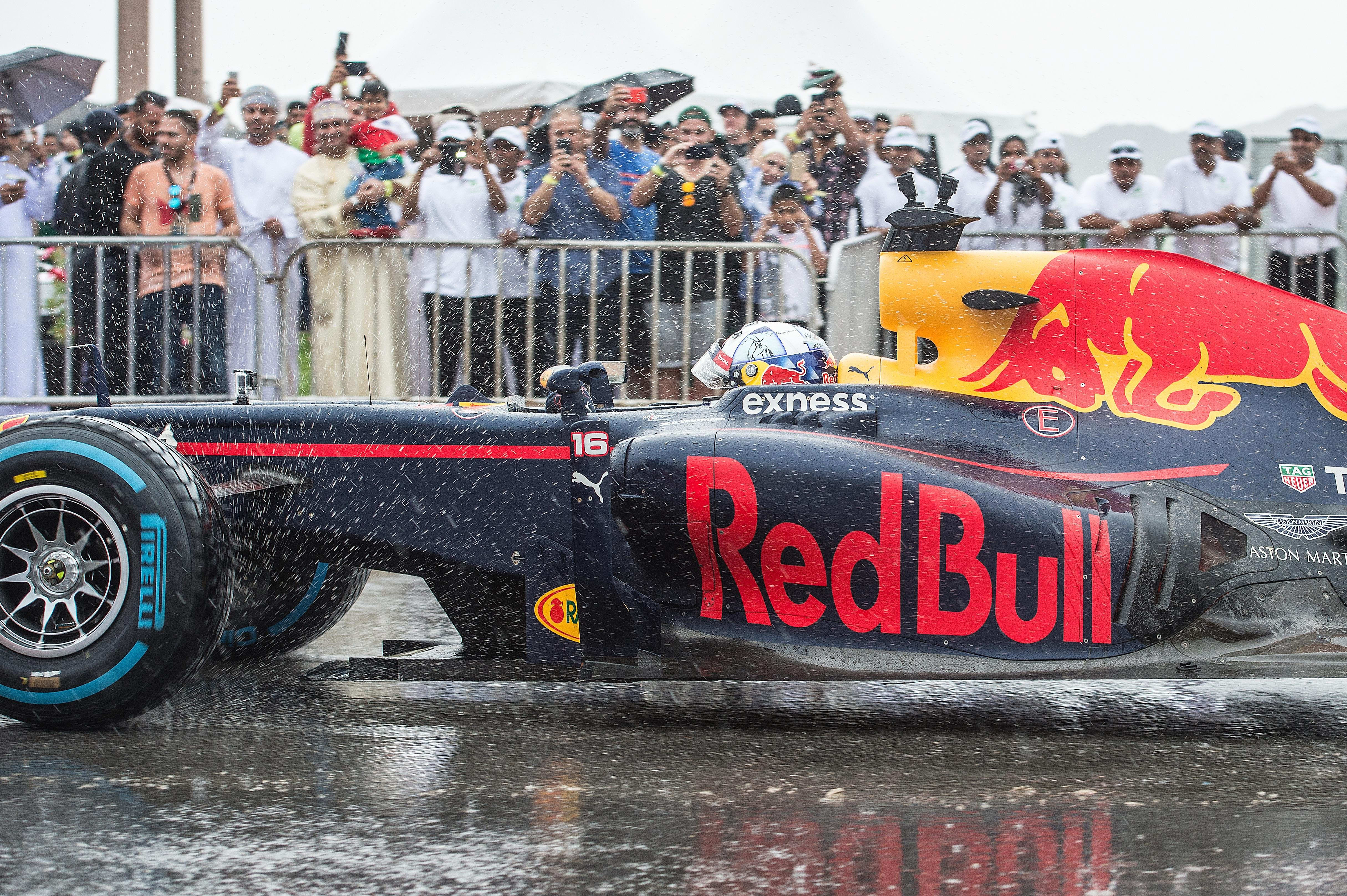 Το F1 show run της Red Bull Racing στο Ομάν