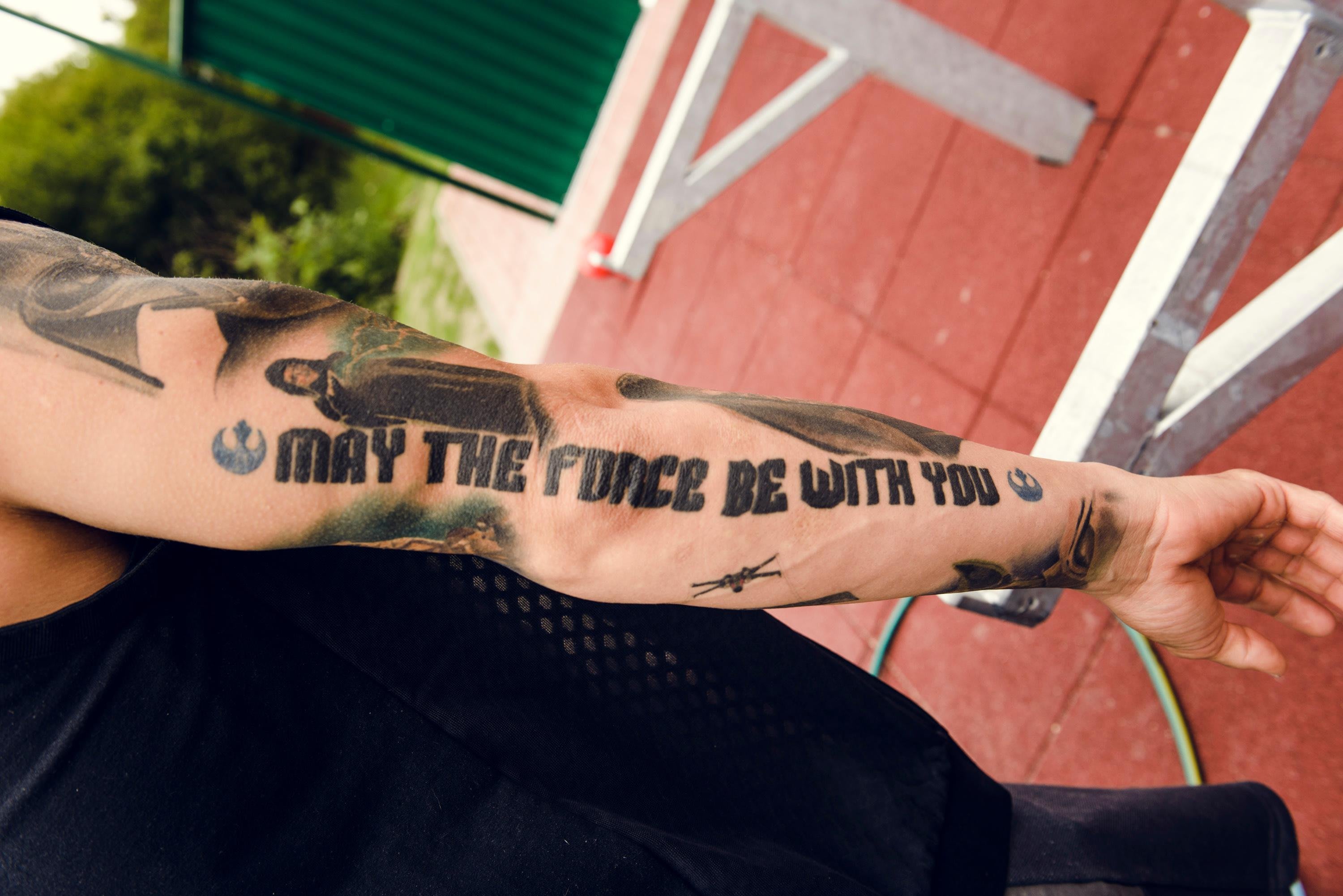 MC Jacob tetování - zpěvák kapely Skyline ukázal kérky