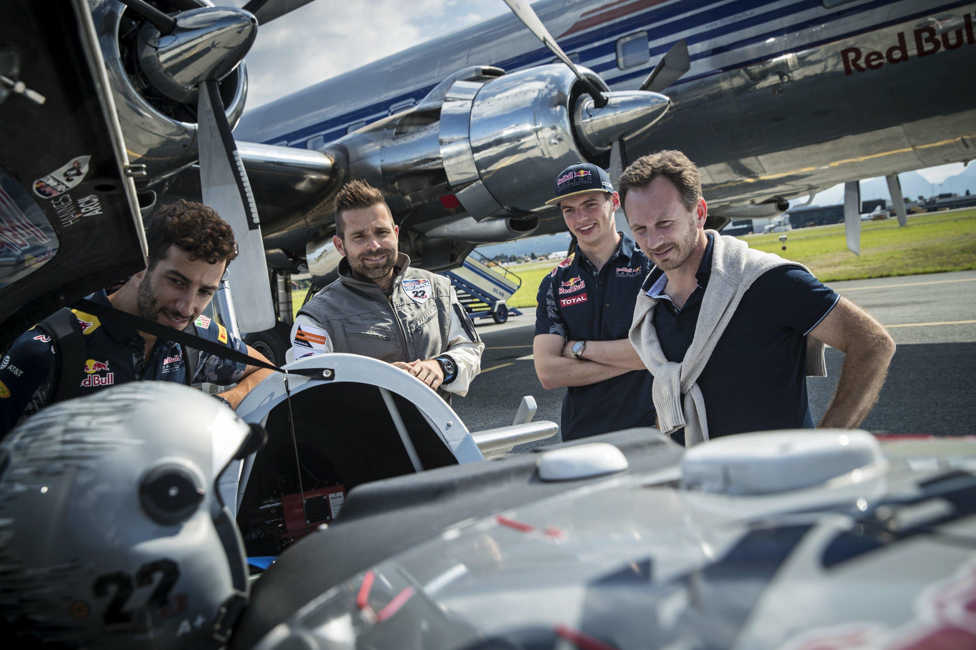 LegendAIR: Red Bull Racing meets Red Bull Air Race