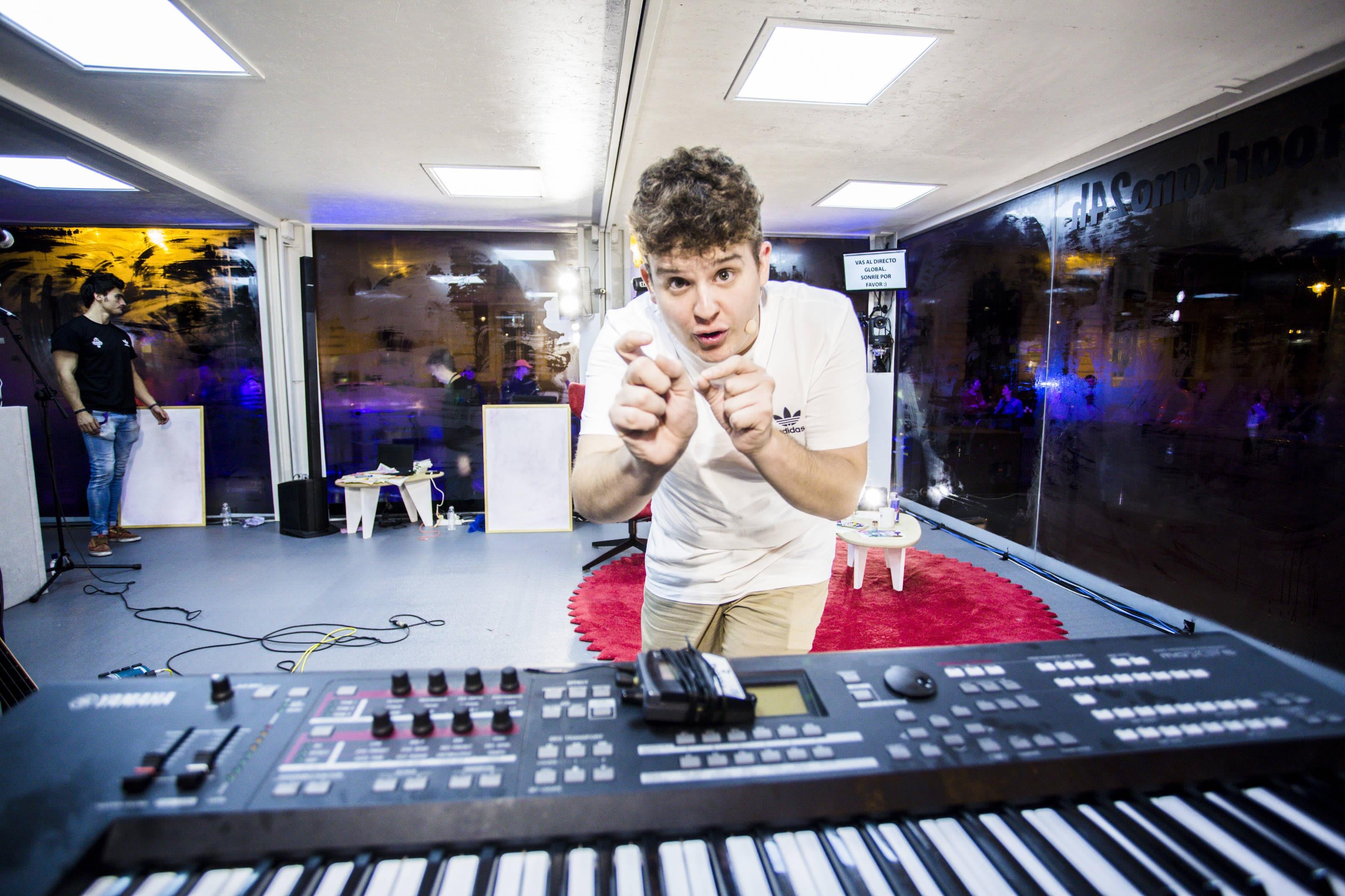 Arkano rompe el récord mundial de rap improvisado