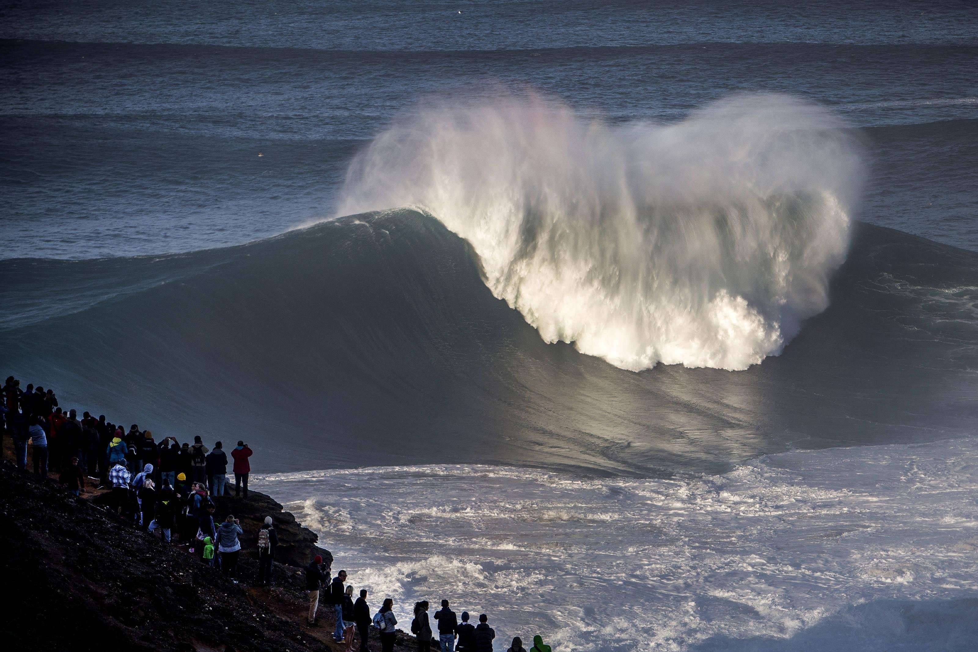 Surf: le 7 onde più spaventose dove surfare