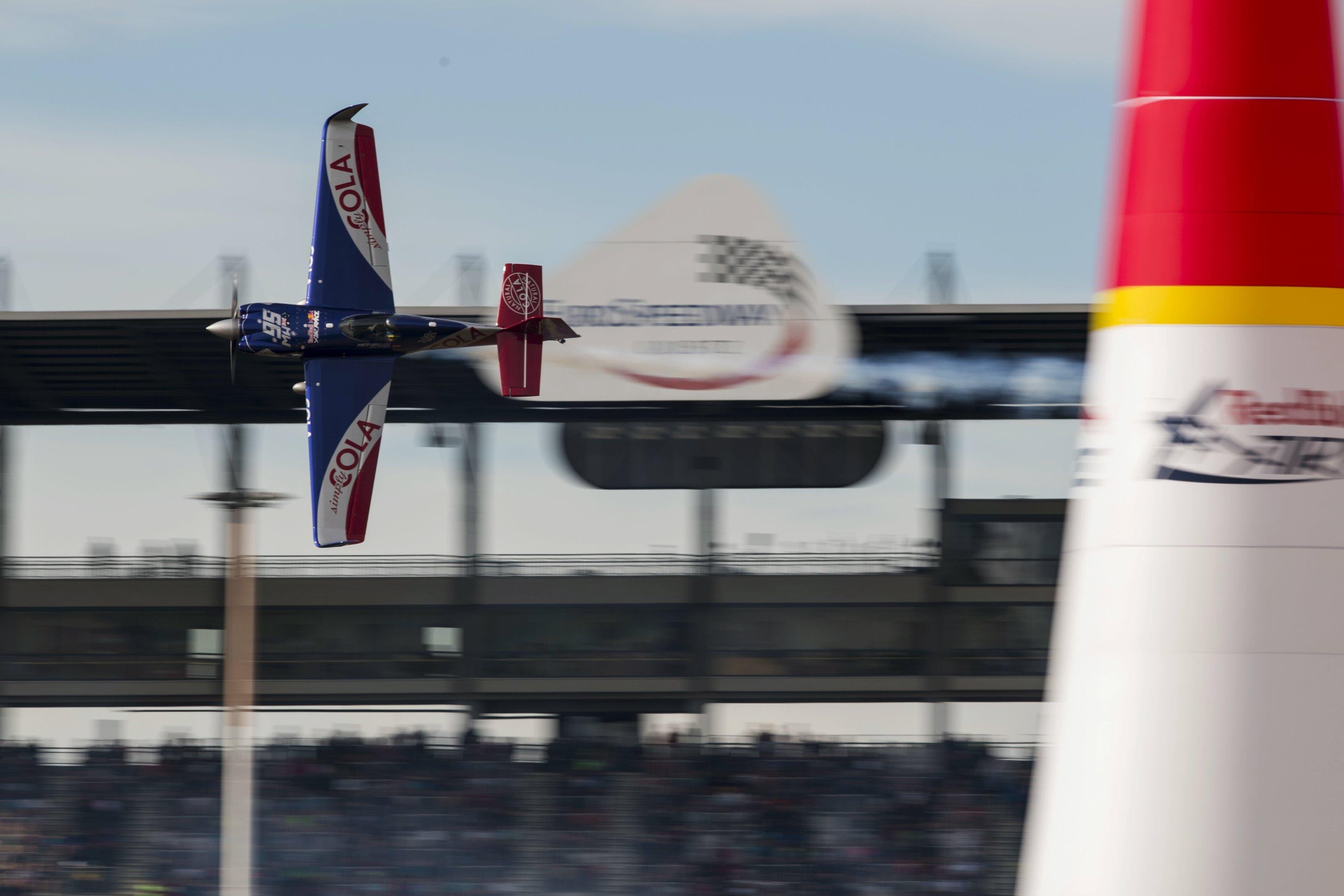 Matt Hall profile Red Bull Air Race Abu Dhabi 2017