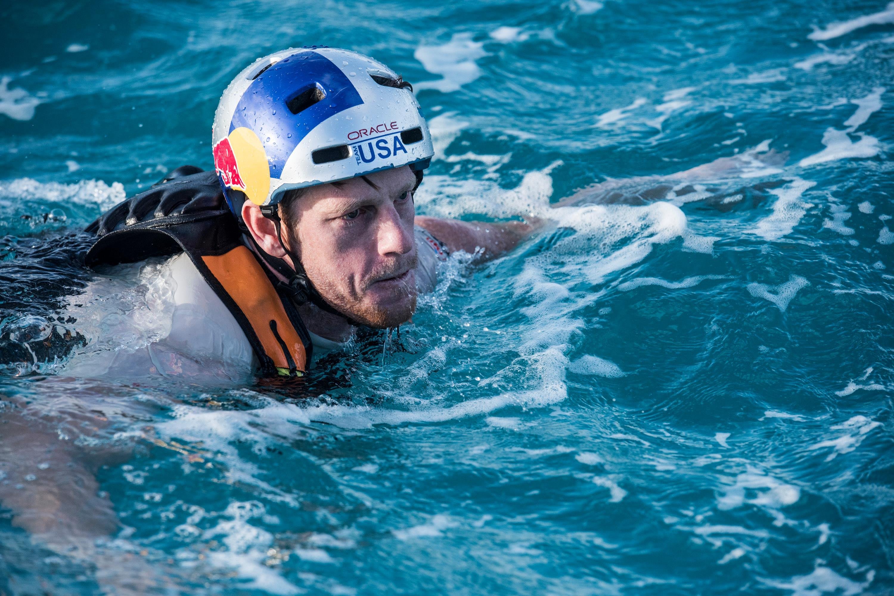 Video: Jaké je vypadnout z lodi v 75km/h?