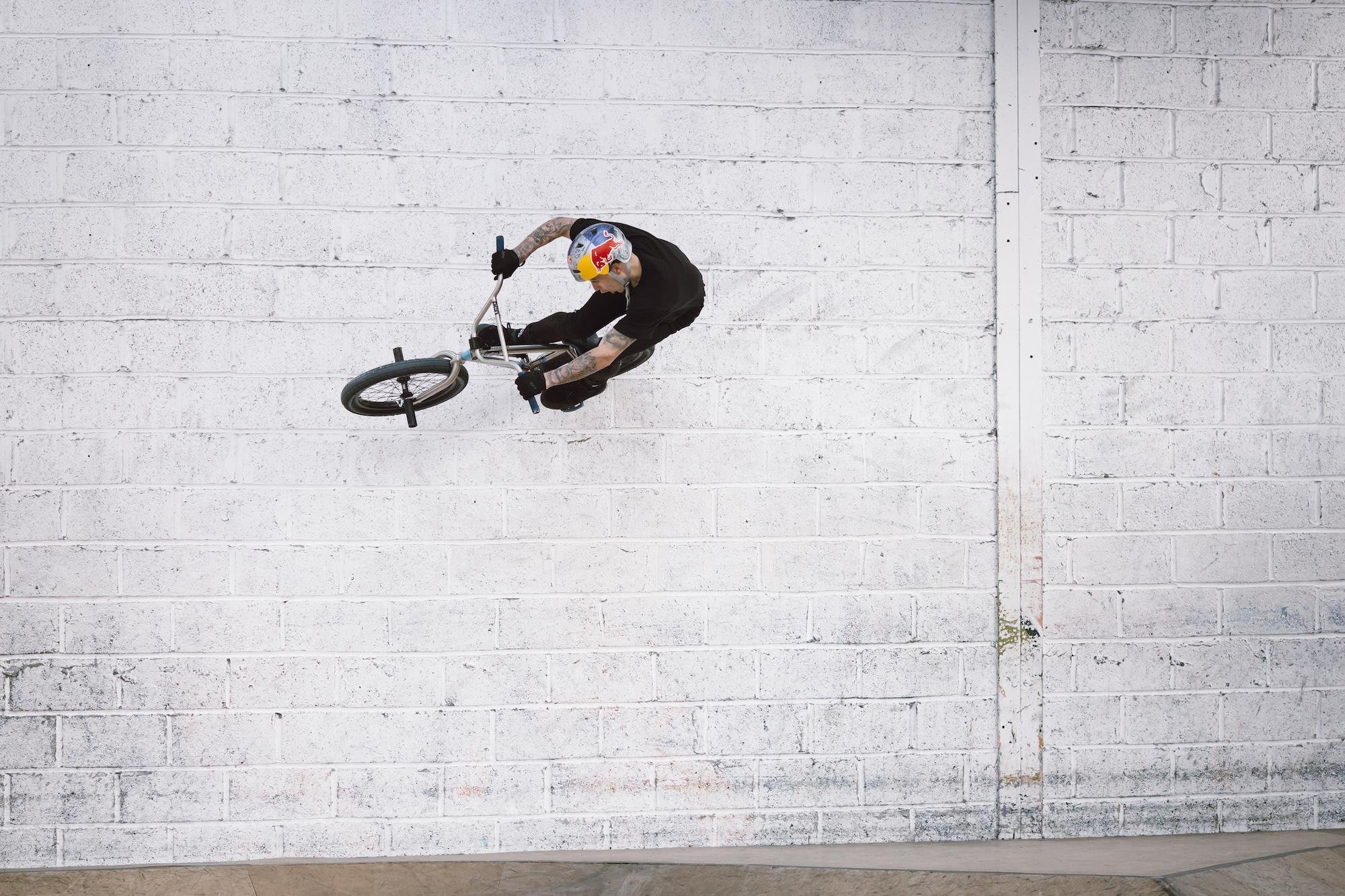 Kriss Kyle makes music *video*: Sounds of Unit 23