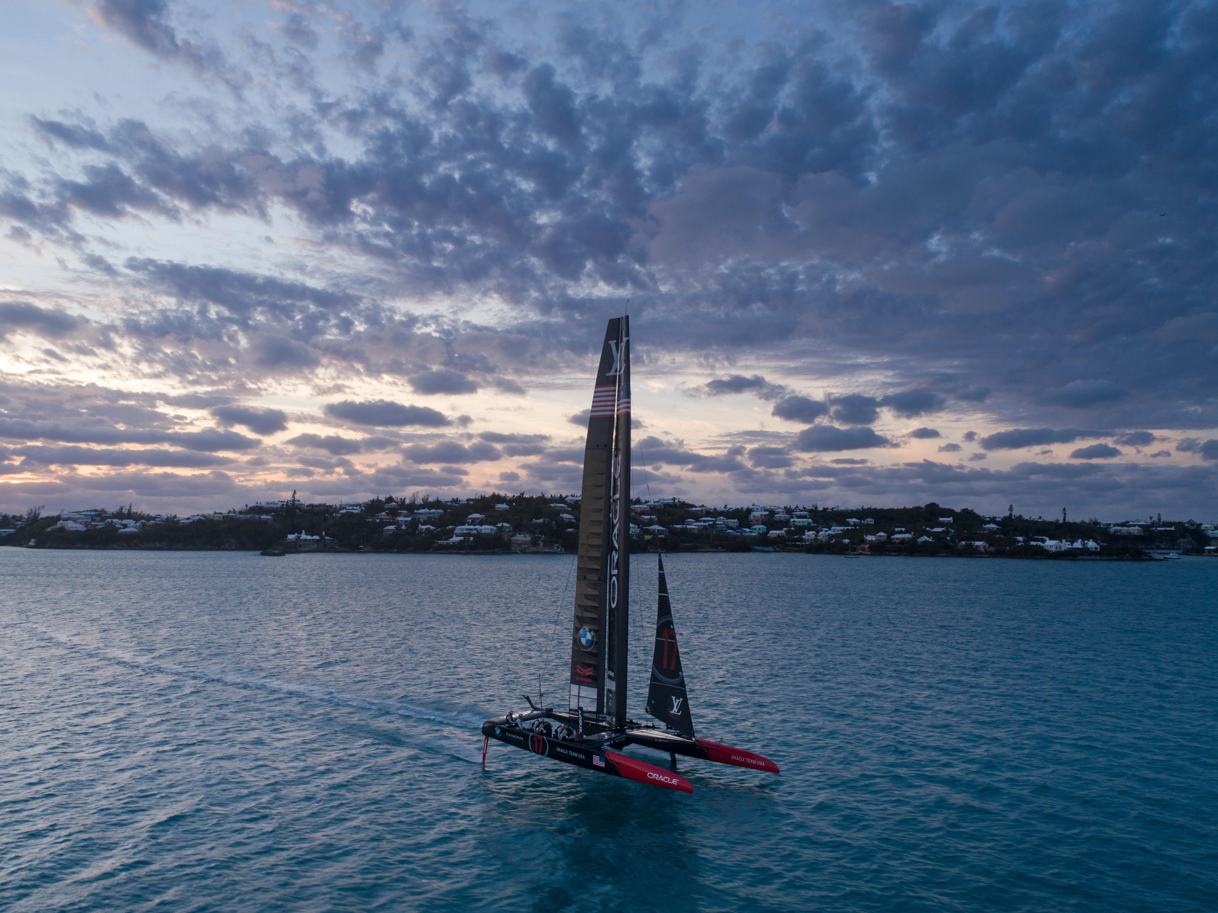 Coupe de l'America : En drone avec ORACLE ! Vidéo Voile