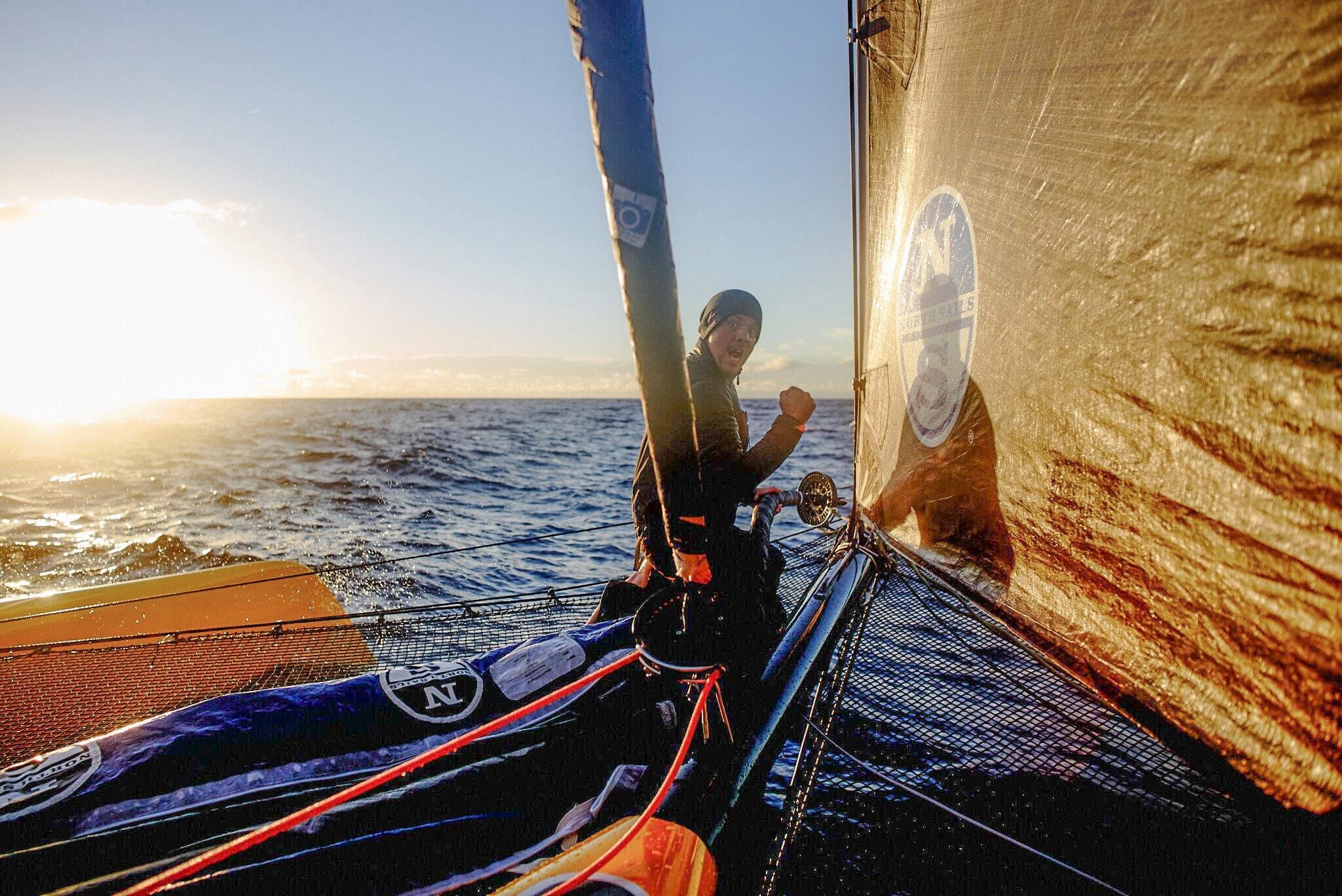 Travis Rice veleggia per oltre 1000 miglia in oceano