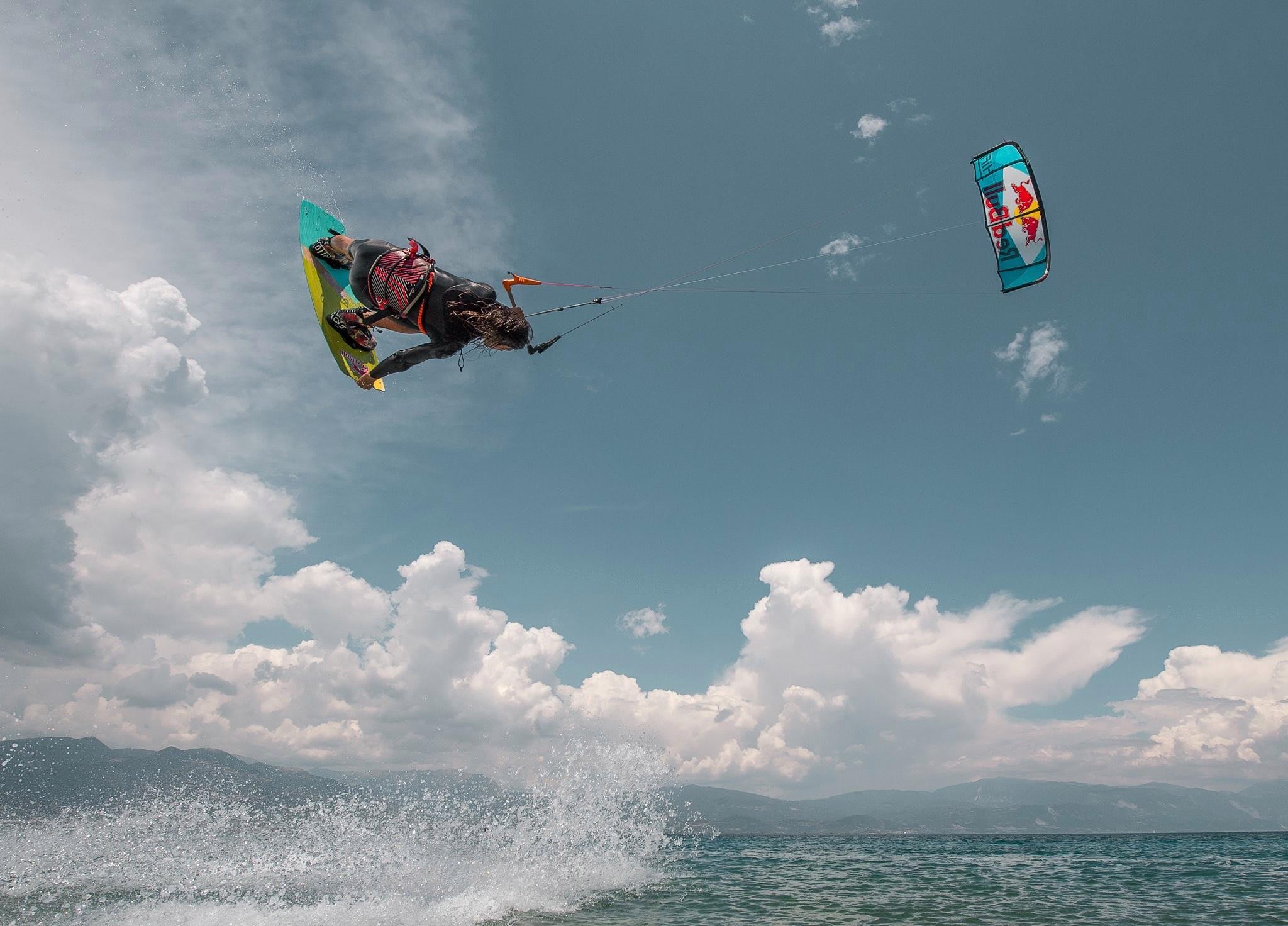 Ο Christophe Tack κάνει kitesurf στην Ελλάδα