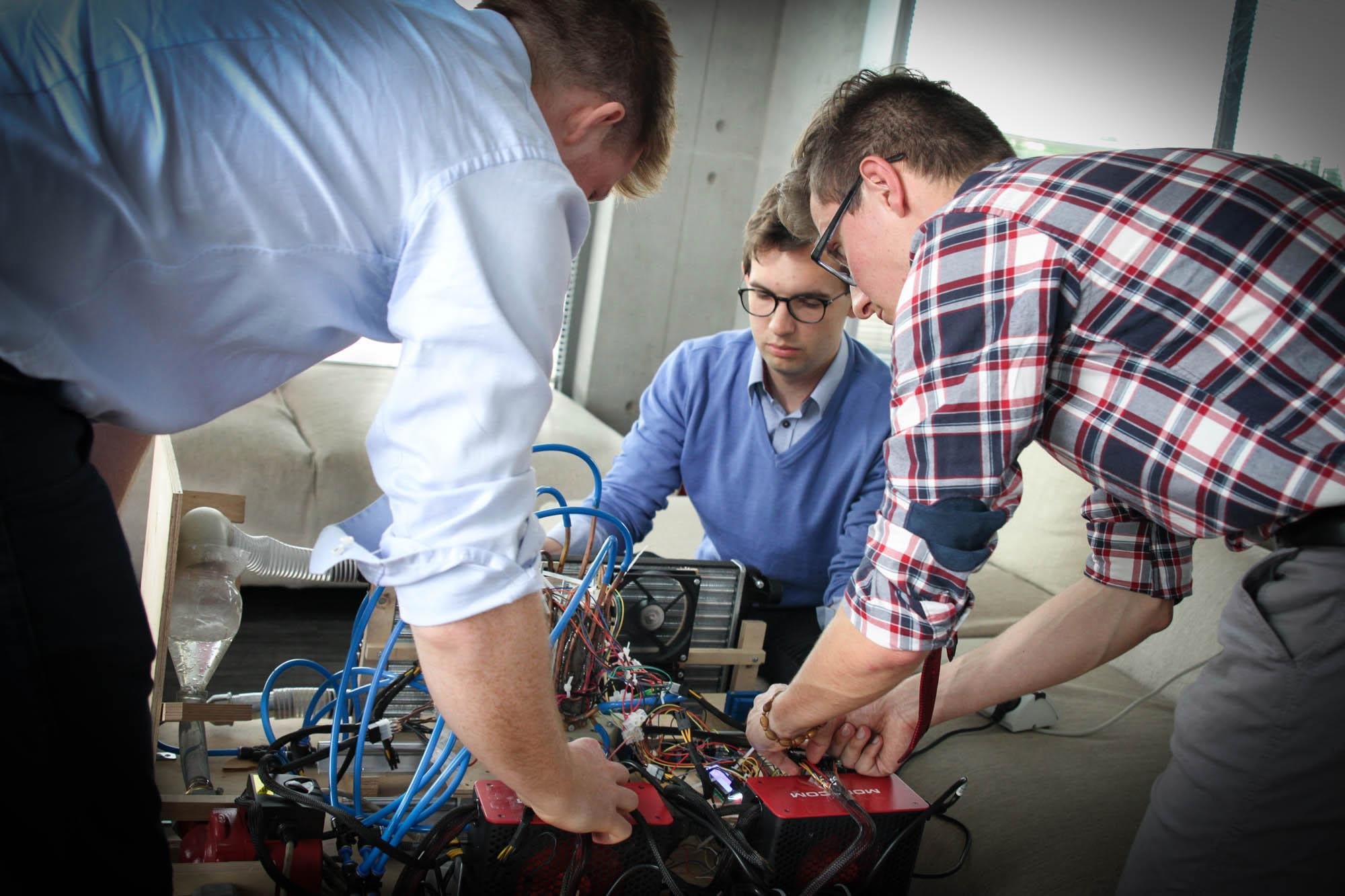 Fundacja Młodej Nauki pomaga szukać wynalazców w Red Bull Tech Lab!