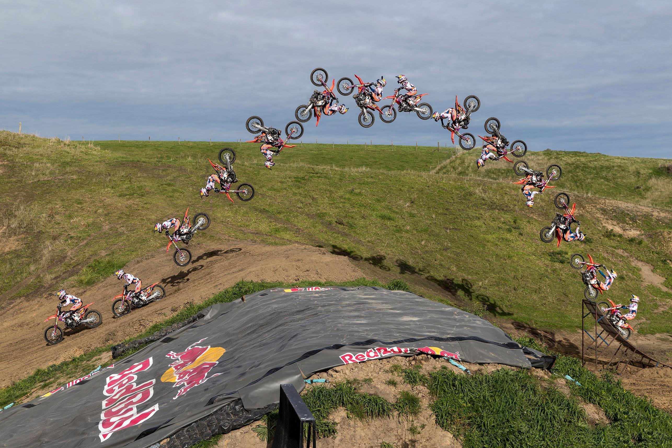Levi Sherwood pose le premier No Hander Double Backflip