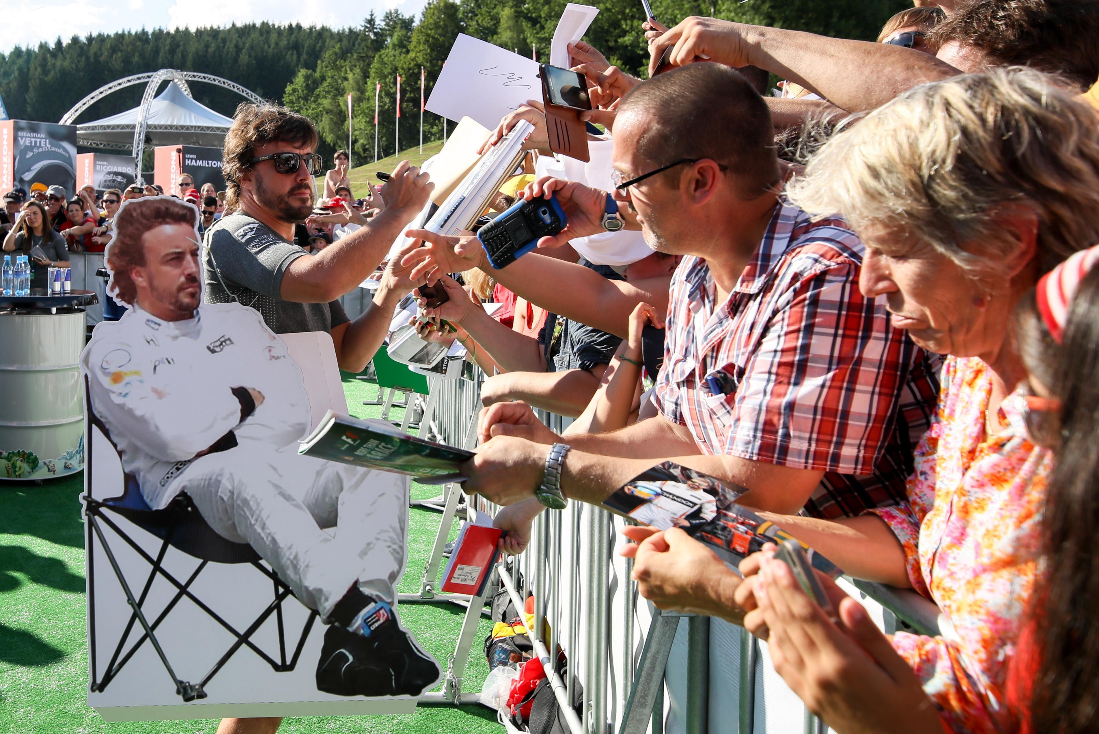 Photos of fans and F1 stars at the Red Bull Ring