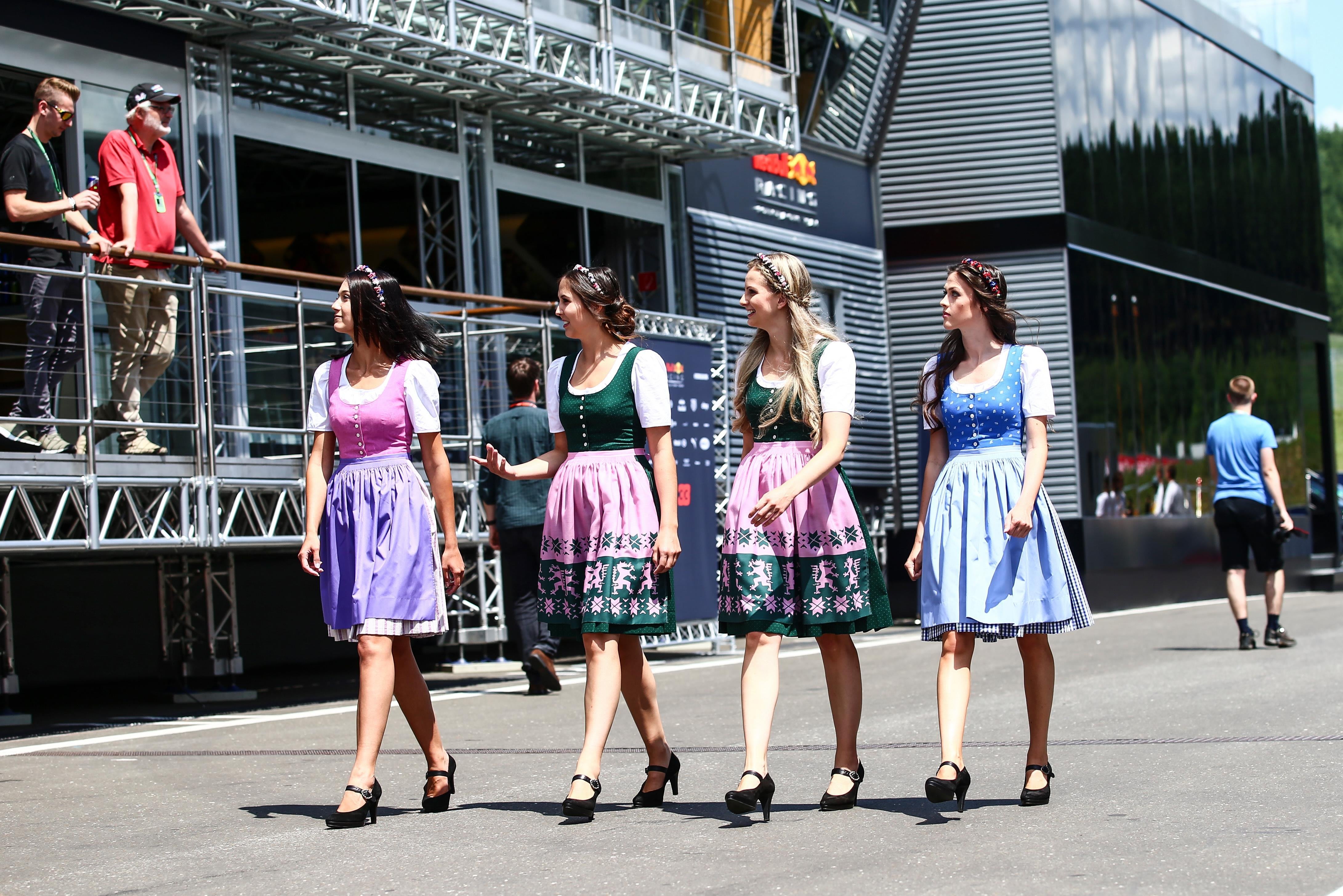 Photos of fans and F1 stars at the Red Bull Ring