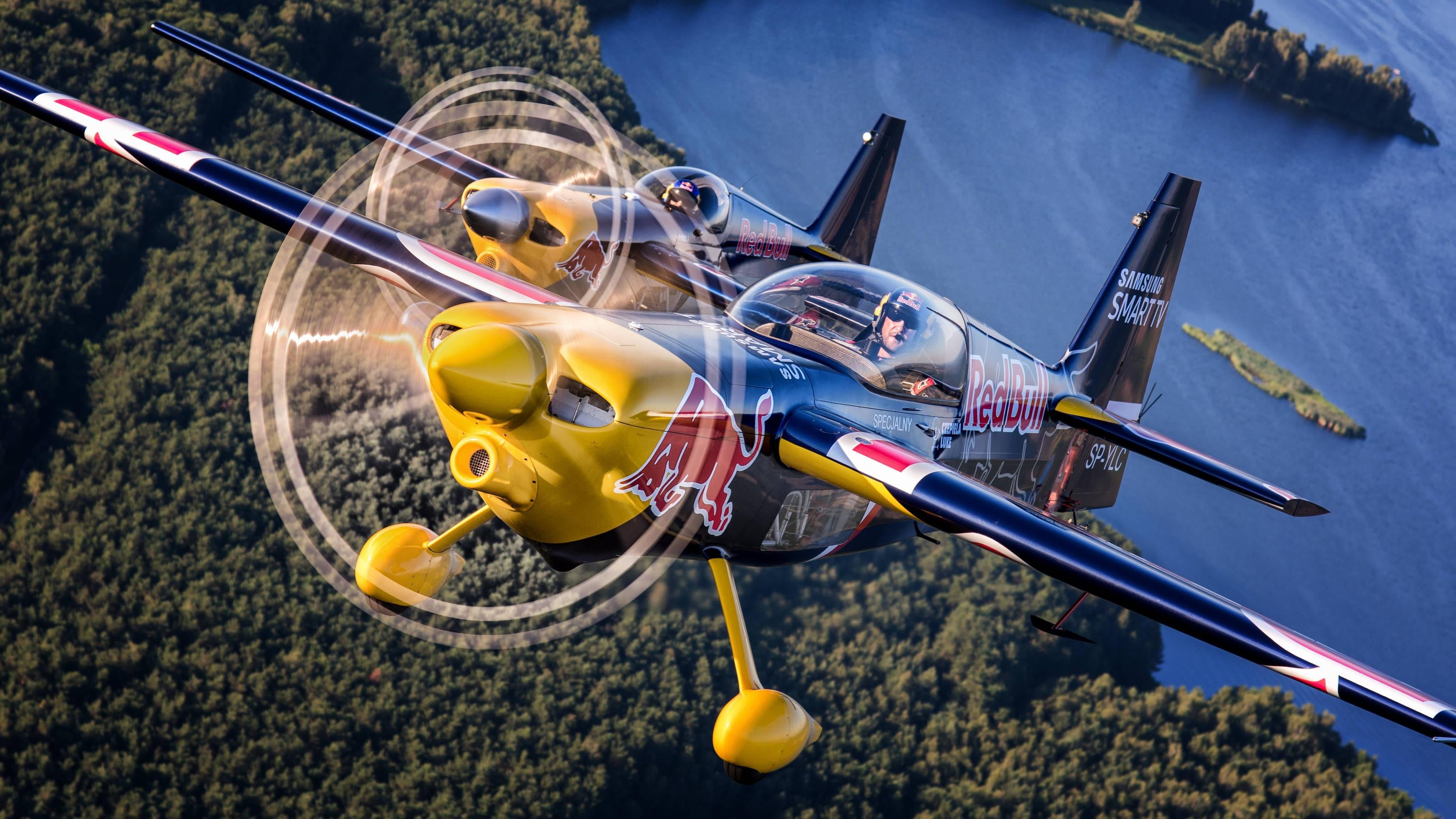 Image gallery of aerobatic pilot Dario Costa