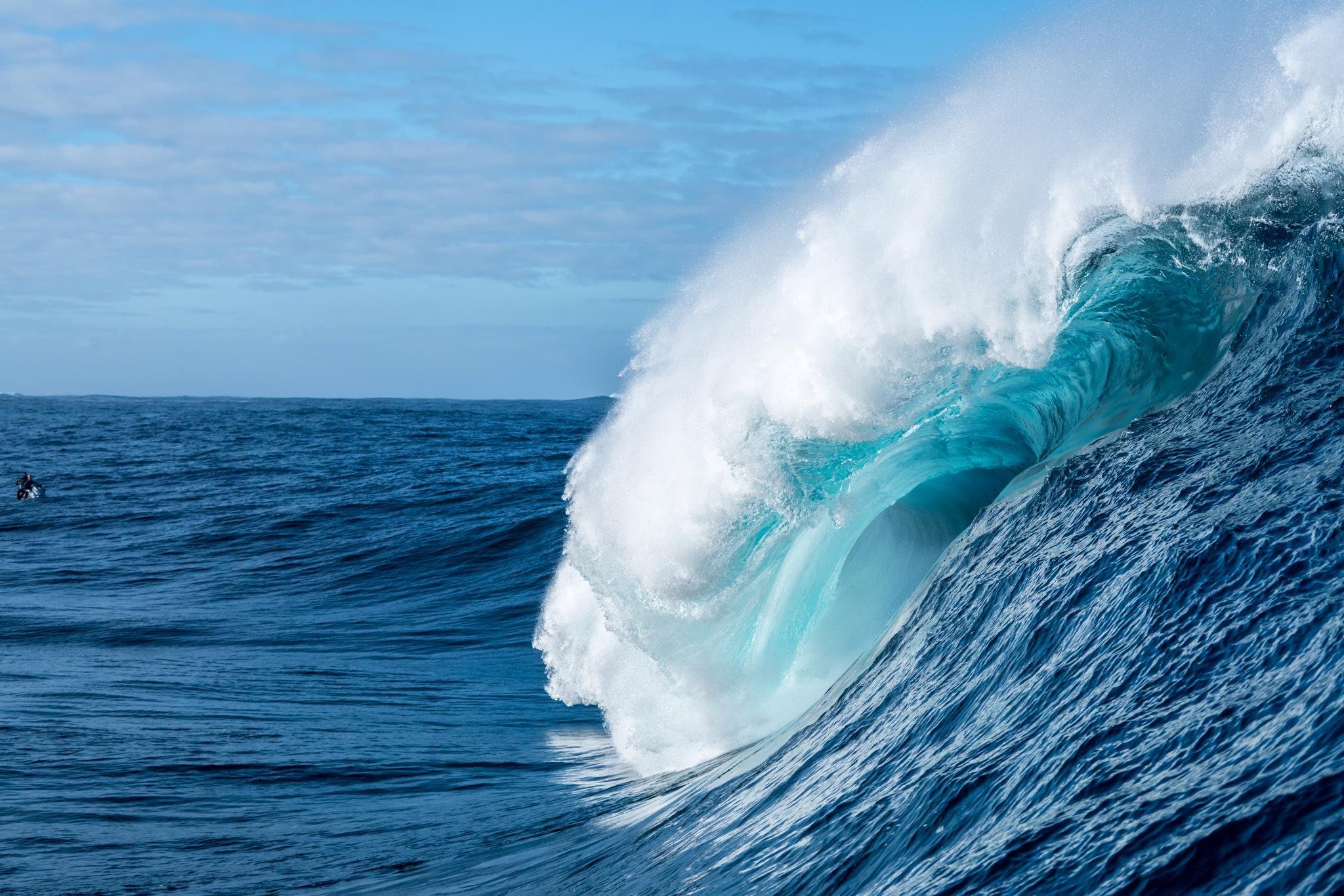 Big Wave Surfing *video* in West Australia | Red Bull