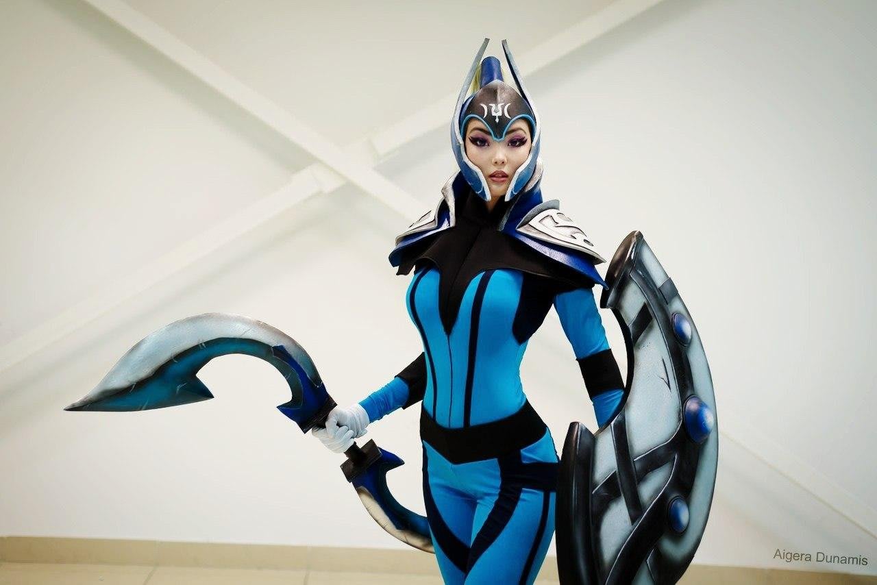 Luna Dota 2 Cosplay