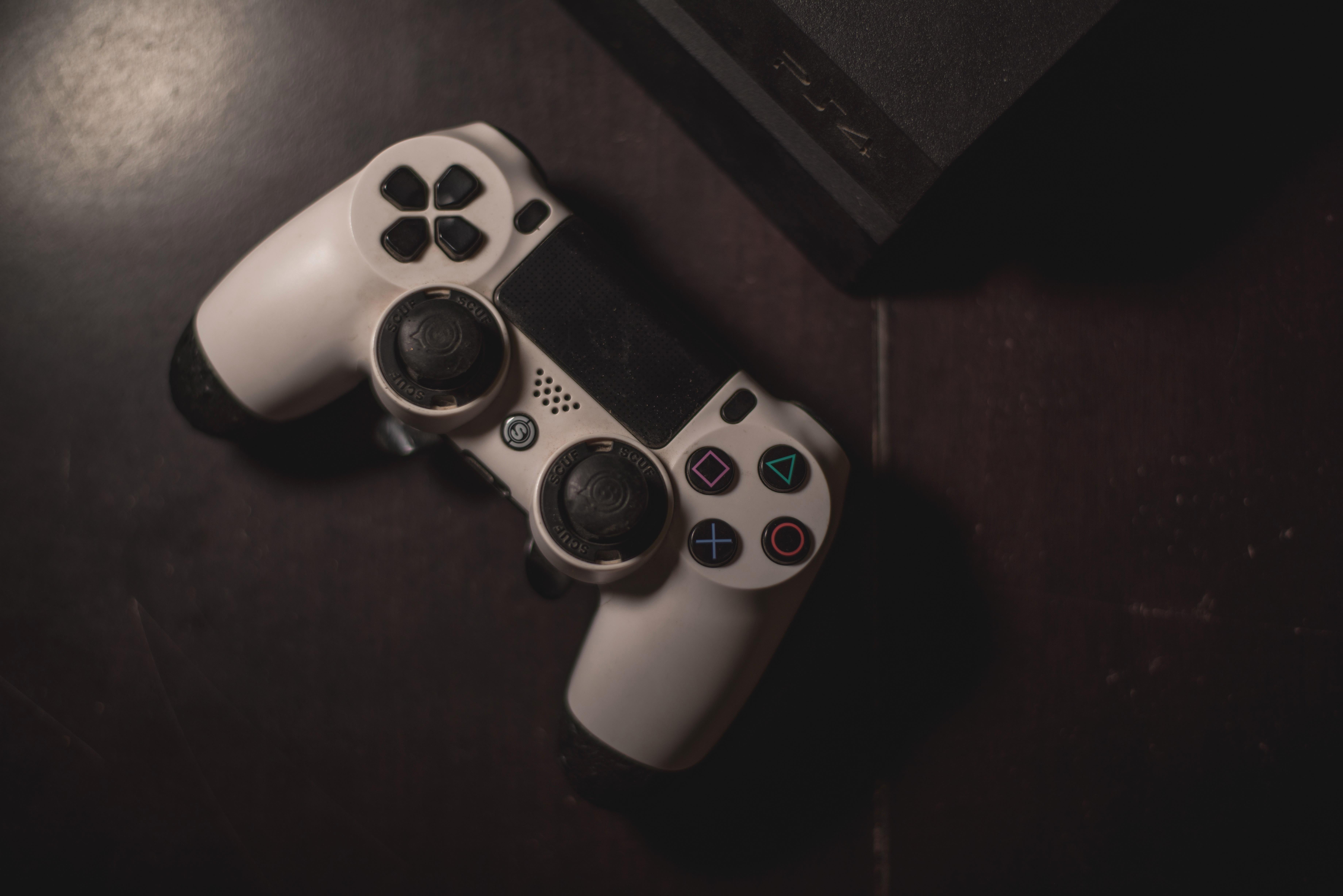 FIFA pro players from India talk favourite controllers